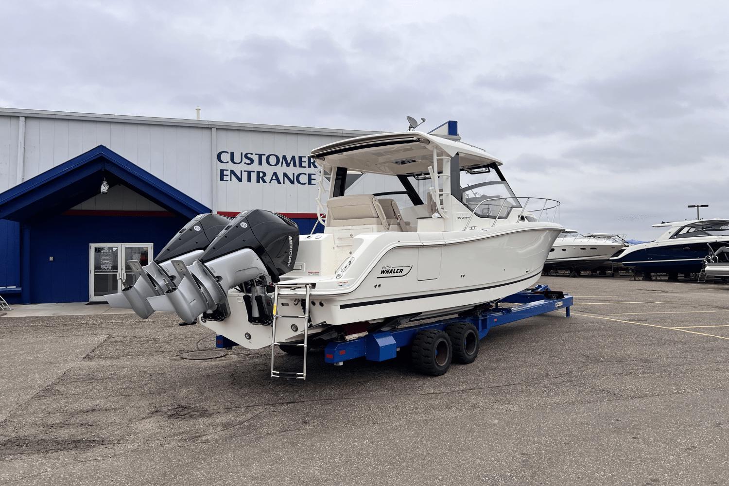 2025 Boston Whaler 325 Conquest Sport Fishing for sale - YachtWorld