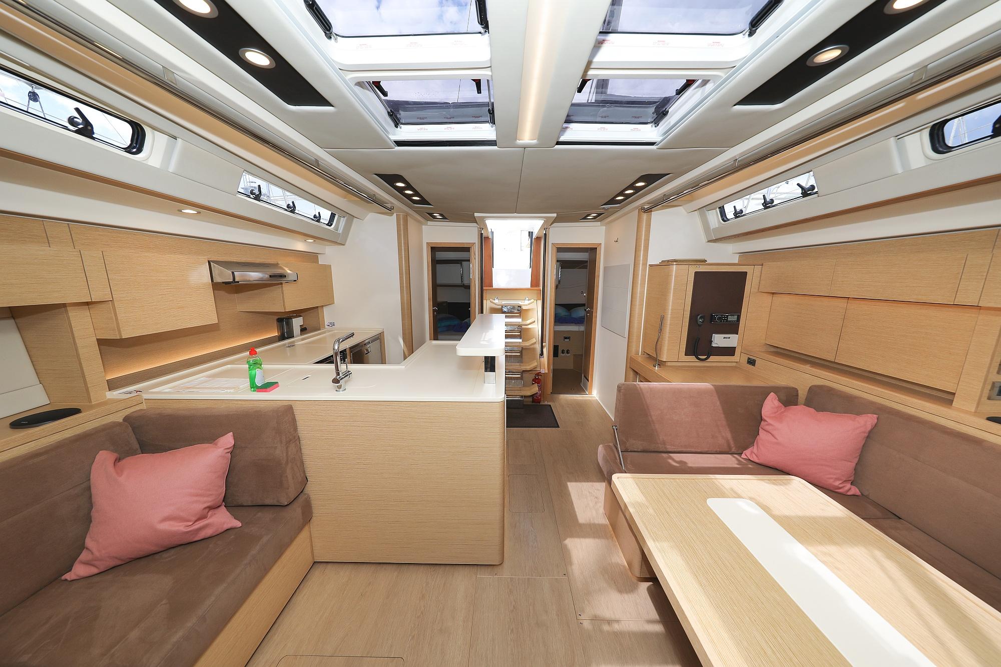 2018 Hanse 588 Cruiser for sale - YachtWorld