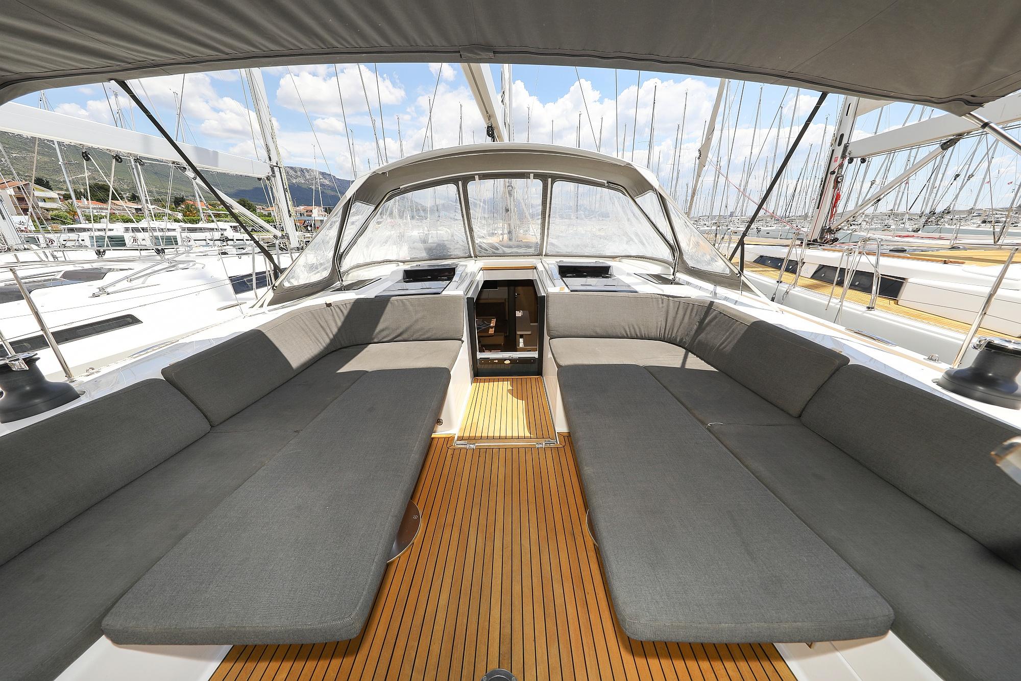 2018 Hanse 588 Cruiser for sale - YachtWorld