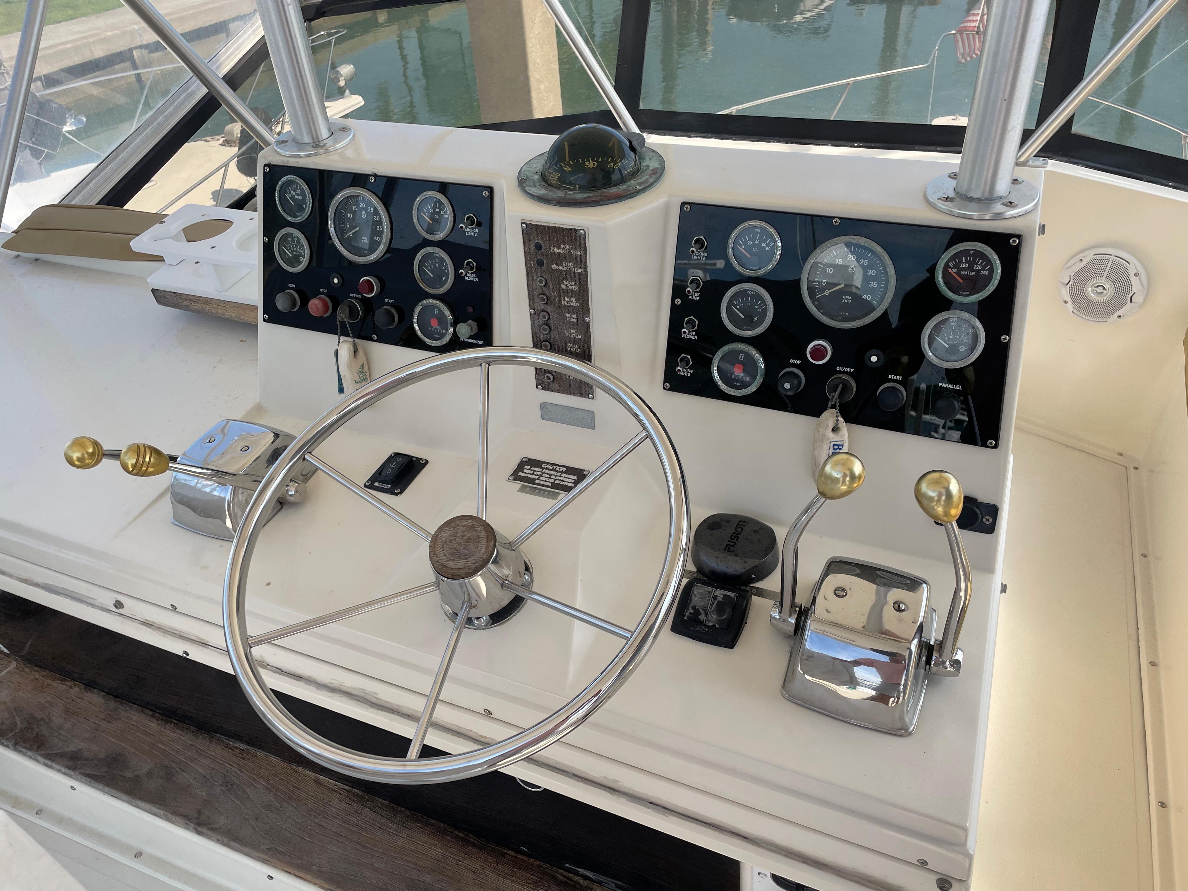 1987 Viking 35 Convertible Convertible for sale - YachtWorld