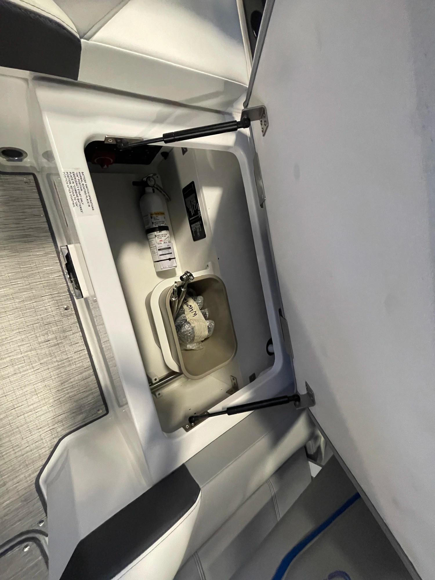 2024 Cobalt R4 Surf Bowrider for sale - YachtWorld