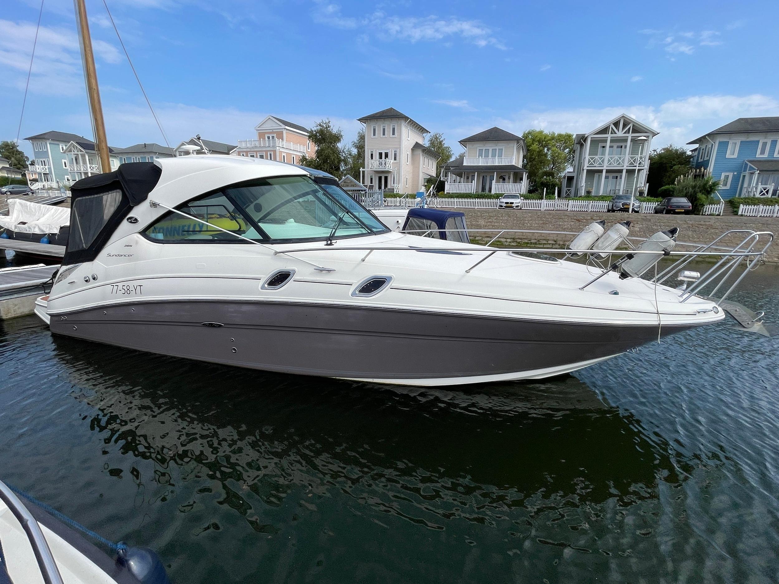 Gebraucht 2011 Sea Ray Sundancer 305 Hardtop | YachtFocus
