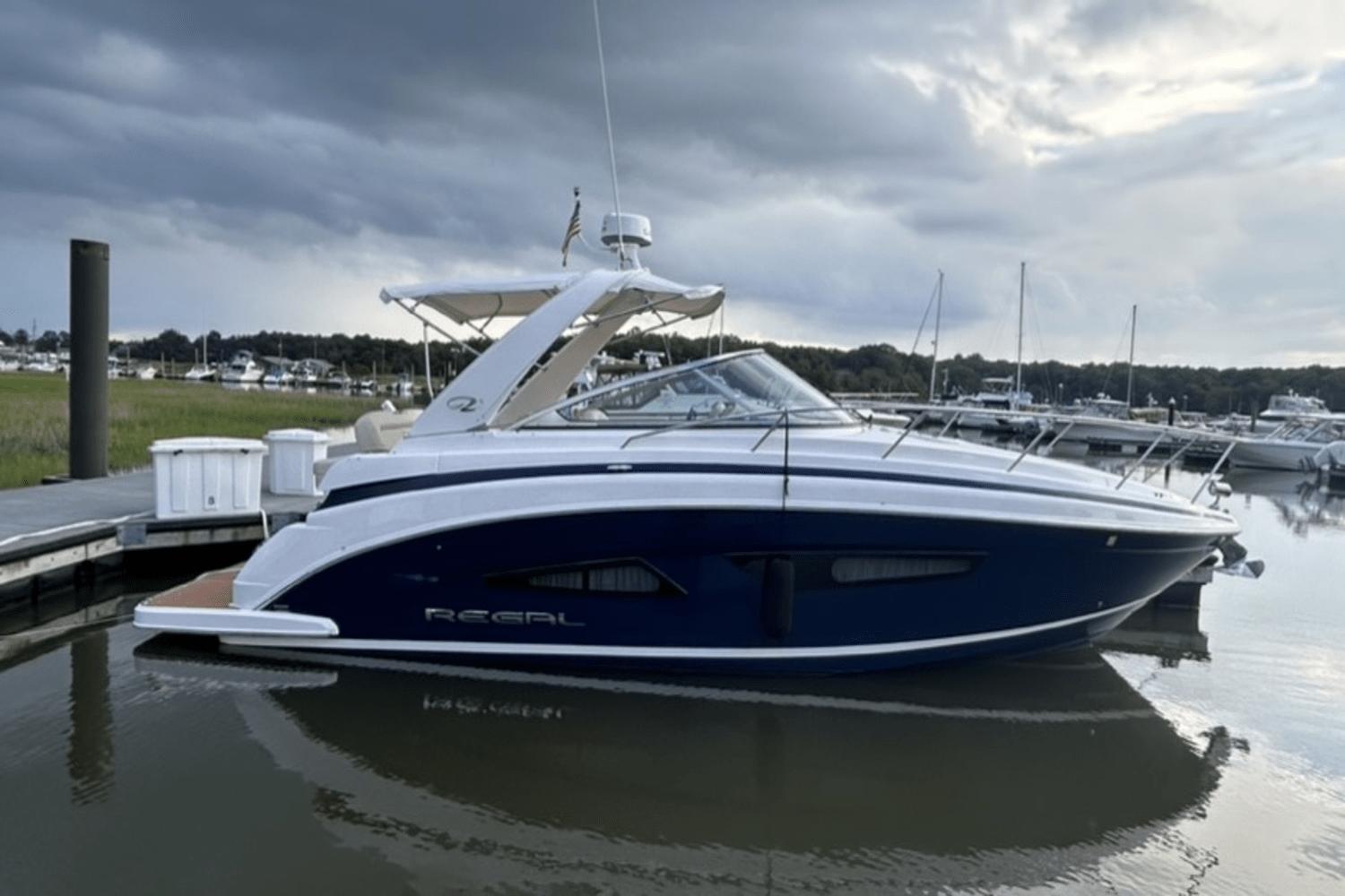 2018 Regal 33 Express Sports Cruiser for sale - YachtWorld