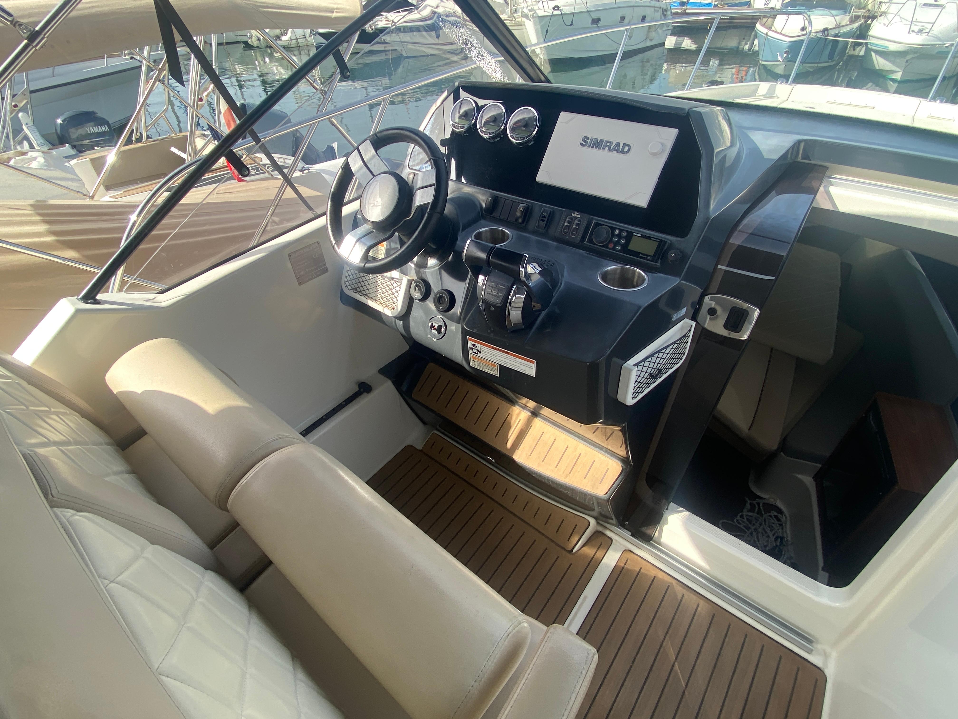 Quicksilver Activ 875 Sundeck Usado en Alpes-Maritimes ( 06 ) - Cosas ...