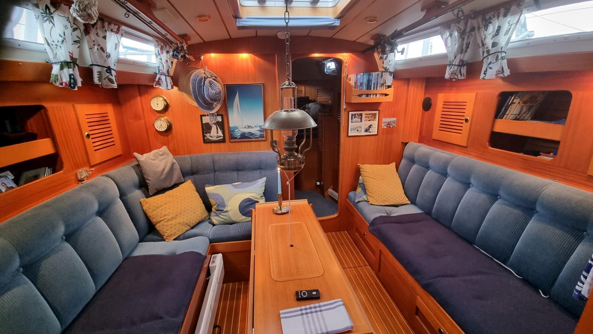 1996 Hallberg-Rassy 42F Cruiser for sale - YachtWorld