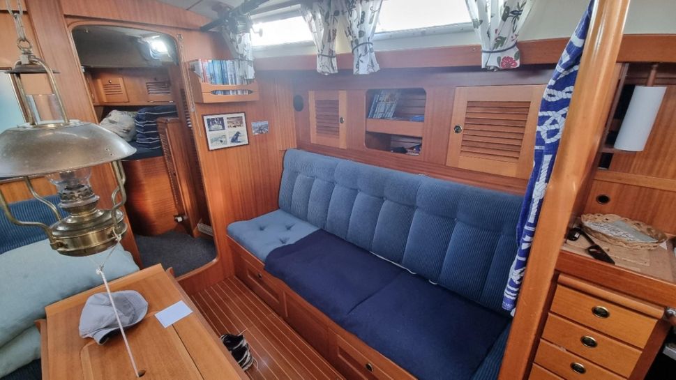 1996 Hallberg-Rassy 42F Cruiser for sale - YachtWorld