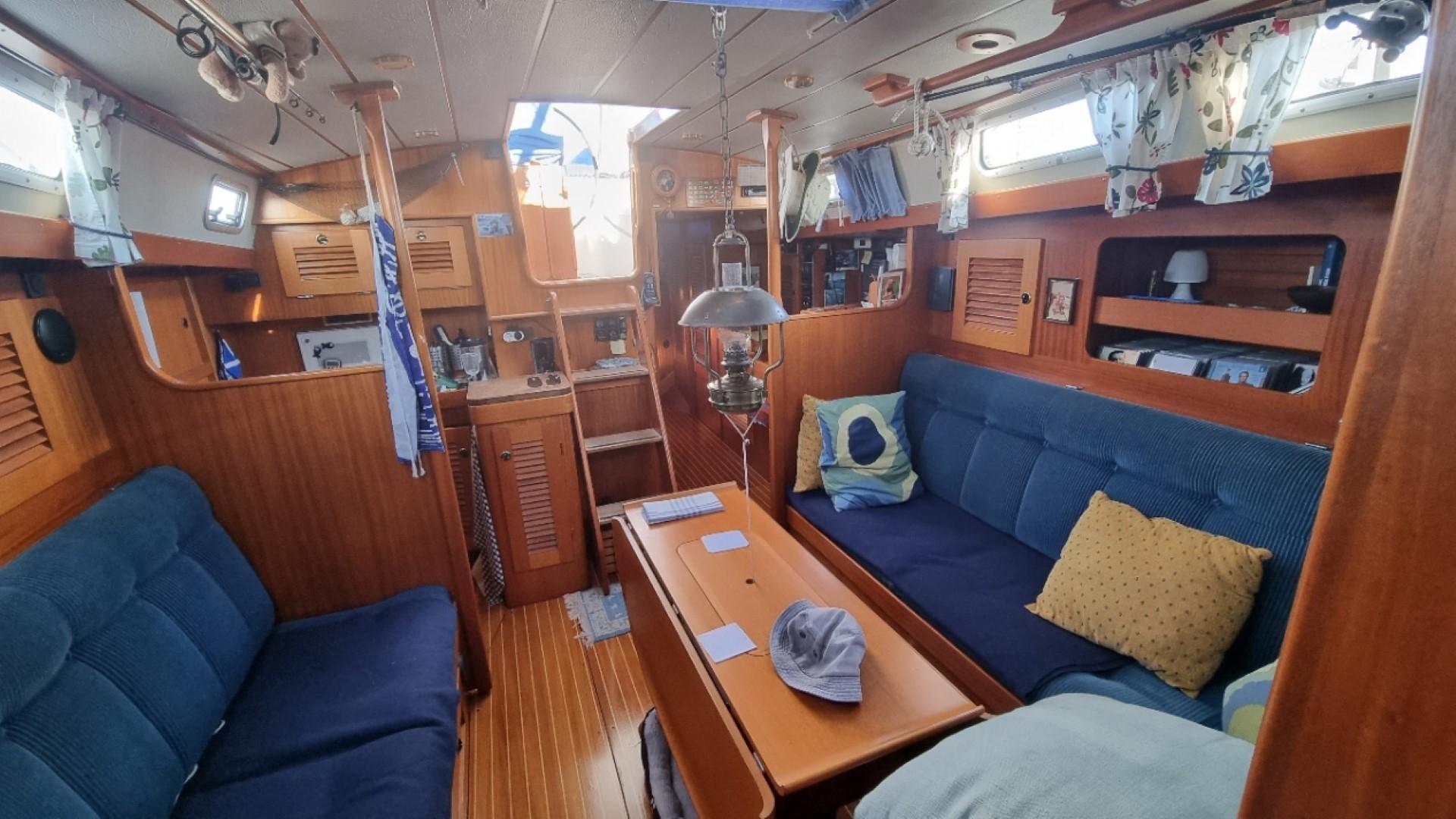 1996 Hallberg-Rassy 42F Cruiser for sale - YachtWorld