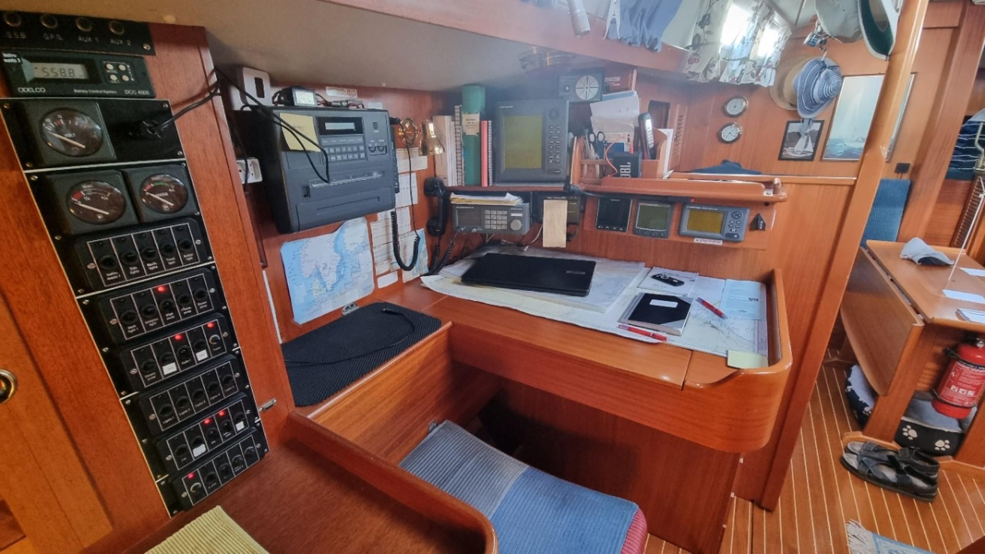 1996 Hallberg-Rassy 42F Cruiser for sale - YachtWorld