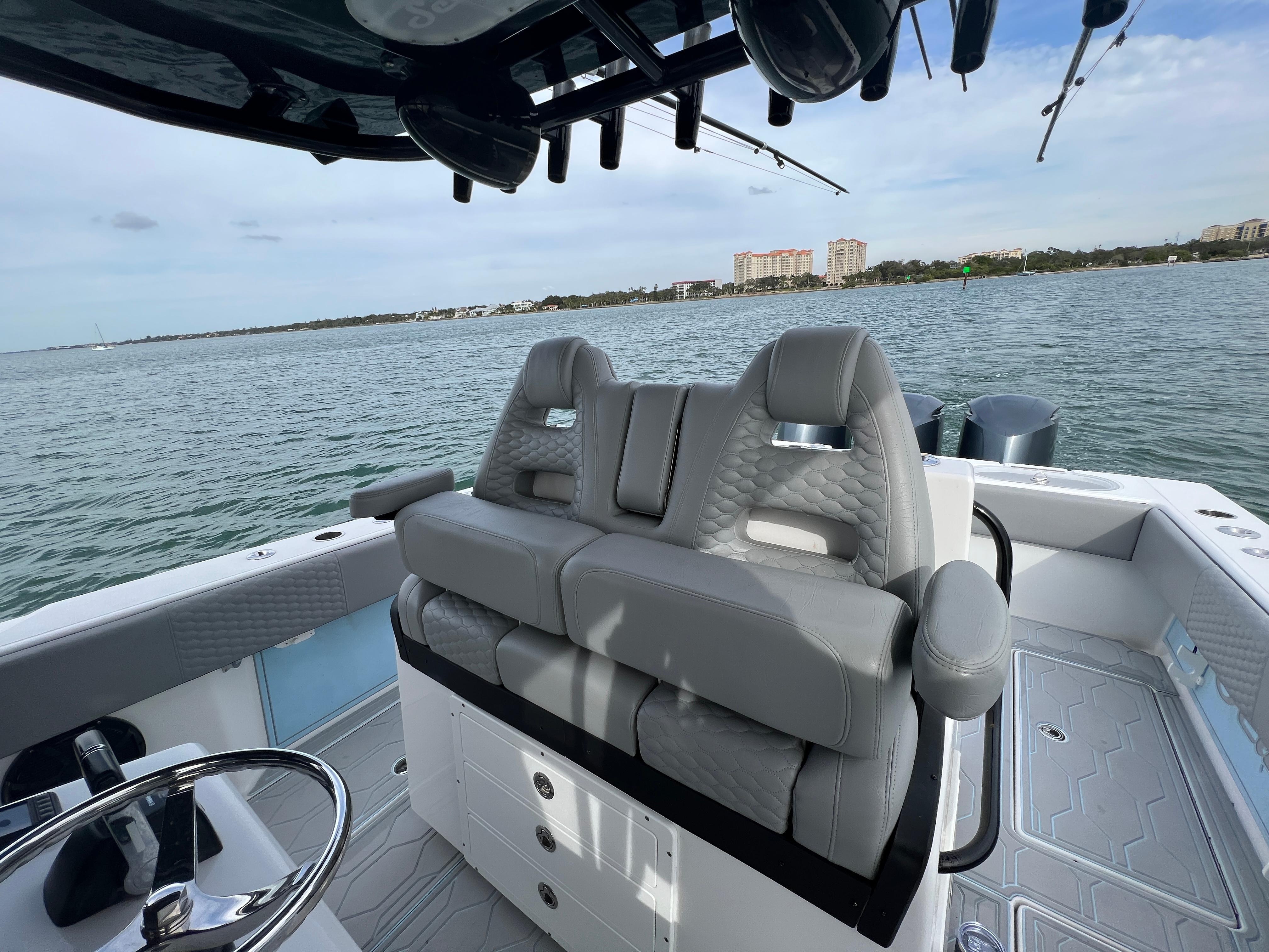 2016 SeaHunter 35 Tournament Centre Console for sale - YachtWorld