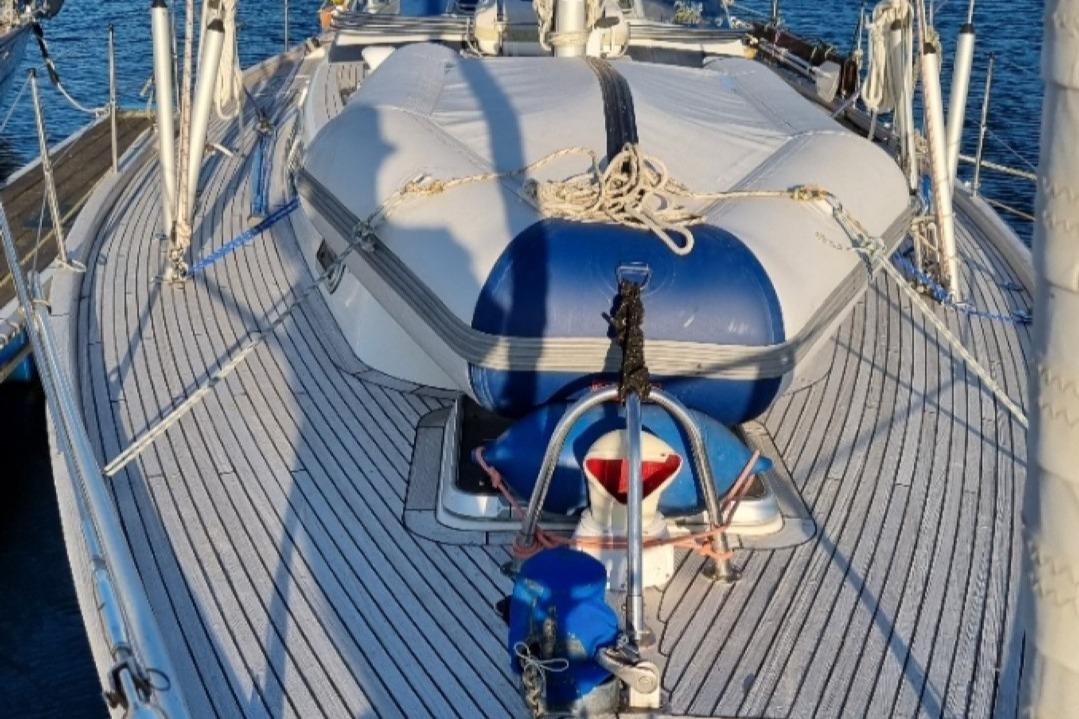 1996 Hallberg-Rassy 42F Cruiser for sale - YachtWorld