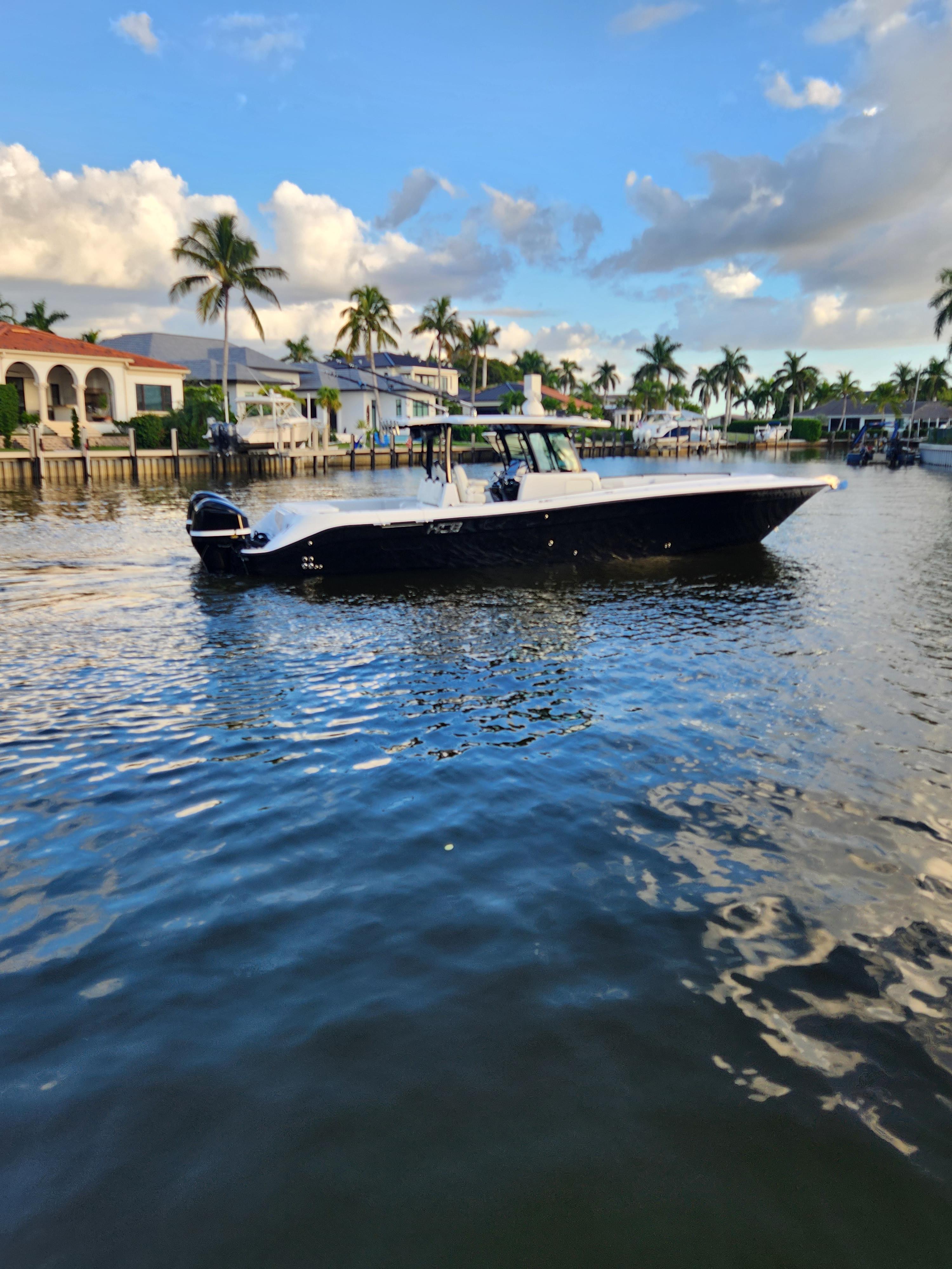 2019 HCB 39 Speciale Center Console for sale - YachtWorld