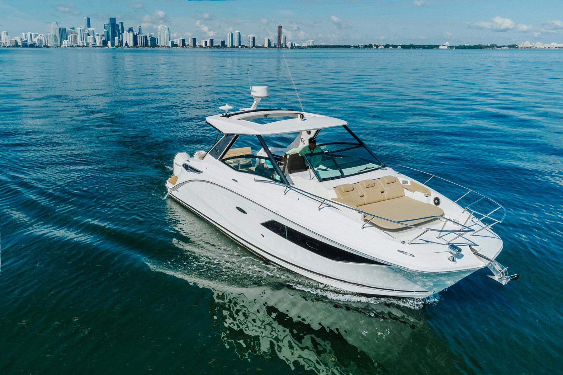 2019 Sea Ray 320 Sundancer Express Cruiser for sale - YachtWorld