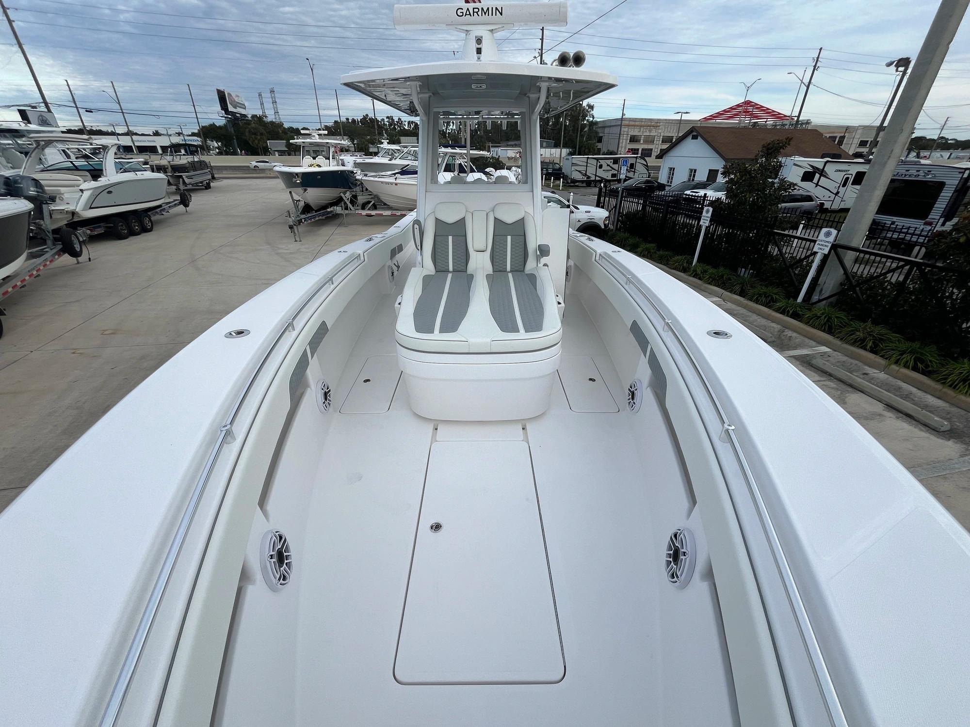 2024 Invincible 36 Open Fisherman Centre Console for sale - YachtWorld