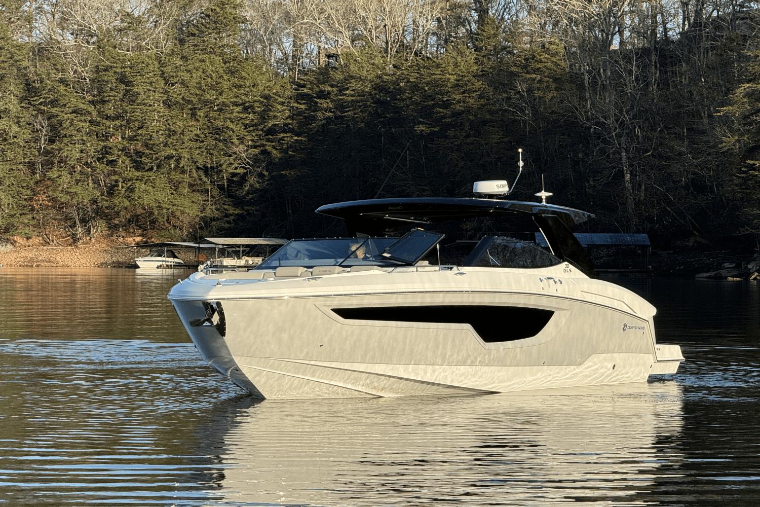 2024 Cruisers Yachts 38 GLS Outboard Cruiser for sale - YachtWorld