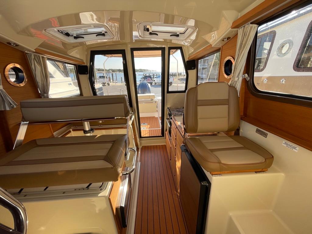 2026 Ranger Tugs R-27 Pilotine (a motore) in vendita- YachtWorld