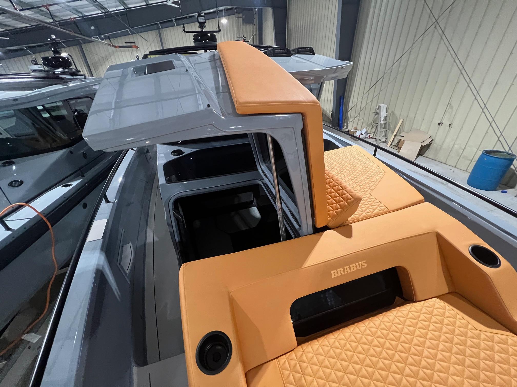 2024 BRABUS Shadow 900 XC Cross Cabin Center Console for sale - YachtWorld