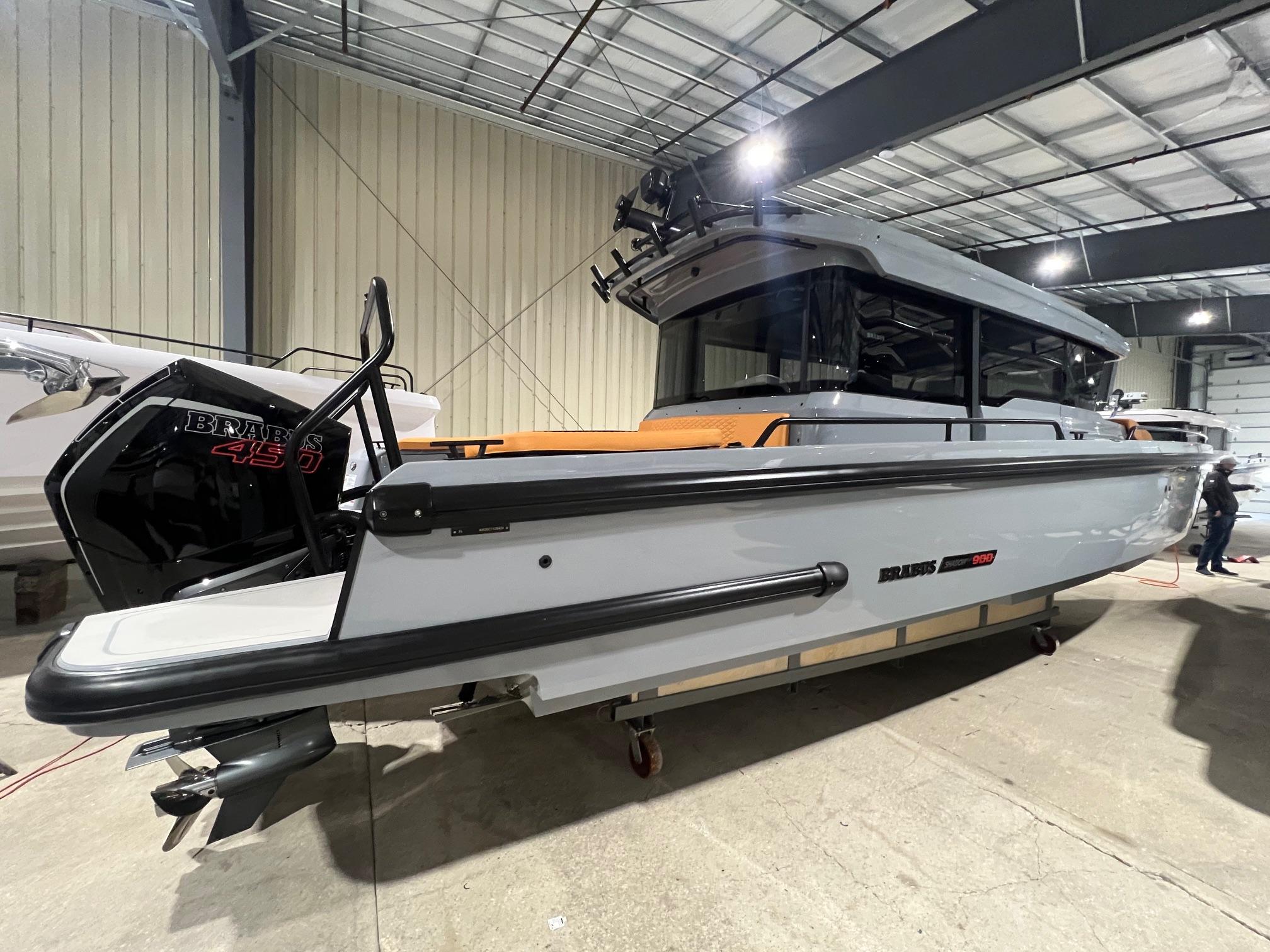 2024 BRABUS Shadow 900 XC Cross Cabin Center Console for sale - YachtWorld