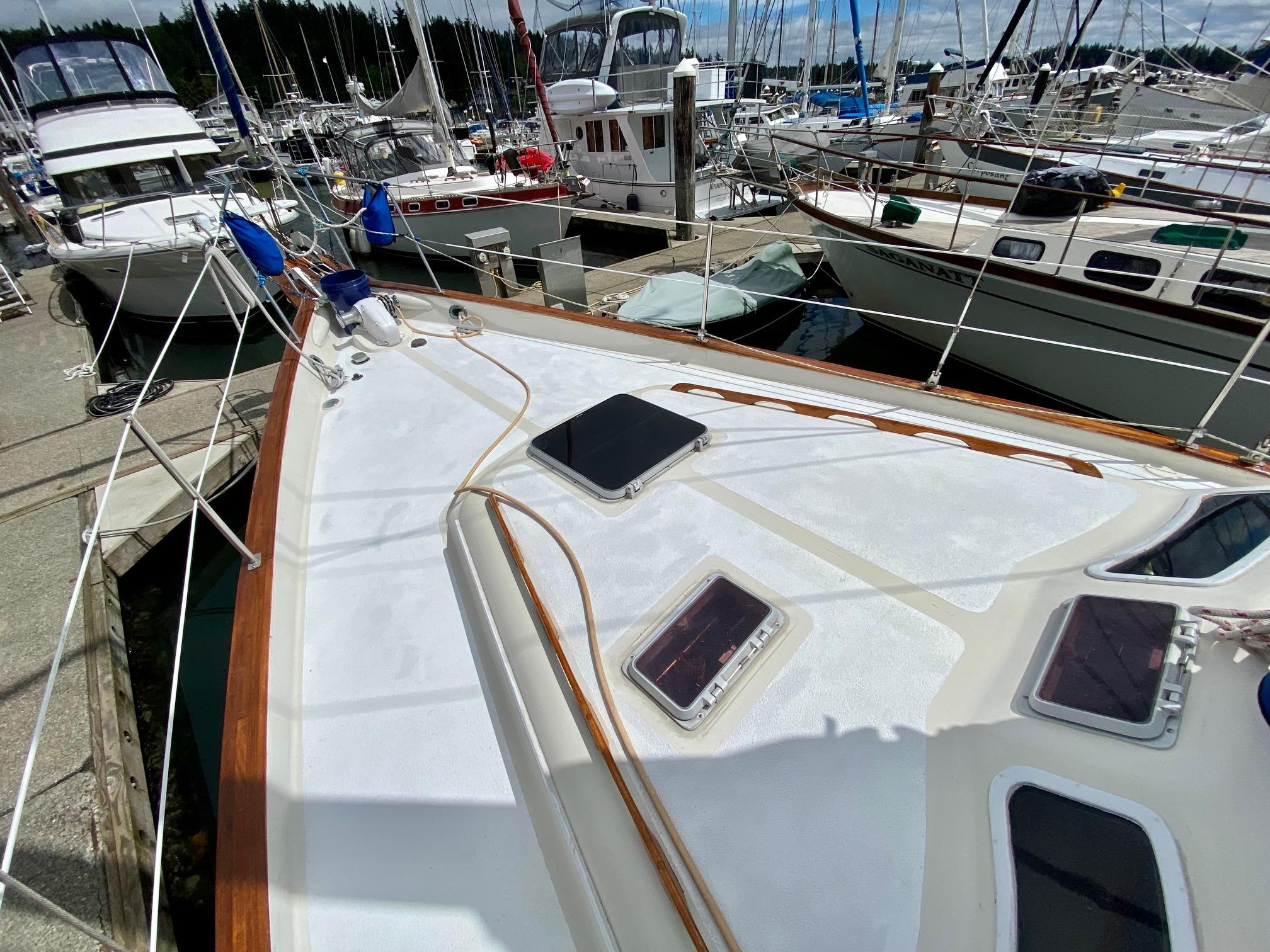 1987 Irwin 43 Mk III Centre Cockpit for sale - YachtWorld