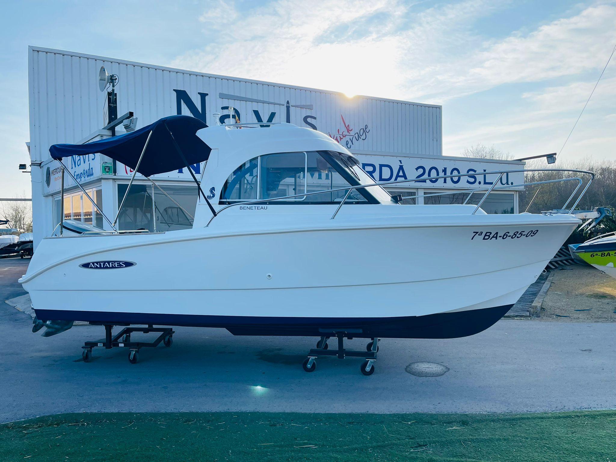 New 2009 Beneteau Antares 650 HB - Girona | TopBoats