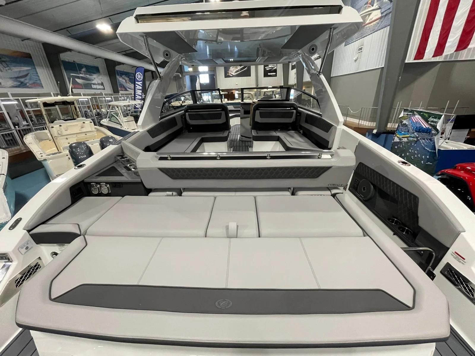 2024 Cobalt R35 OB Cruiser for sale - YachtWorld