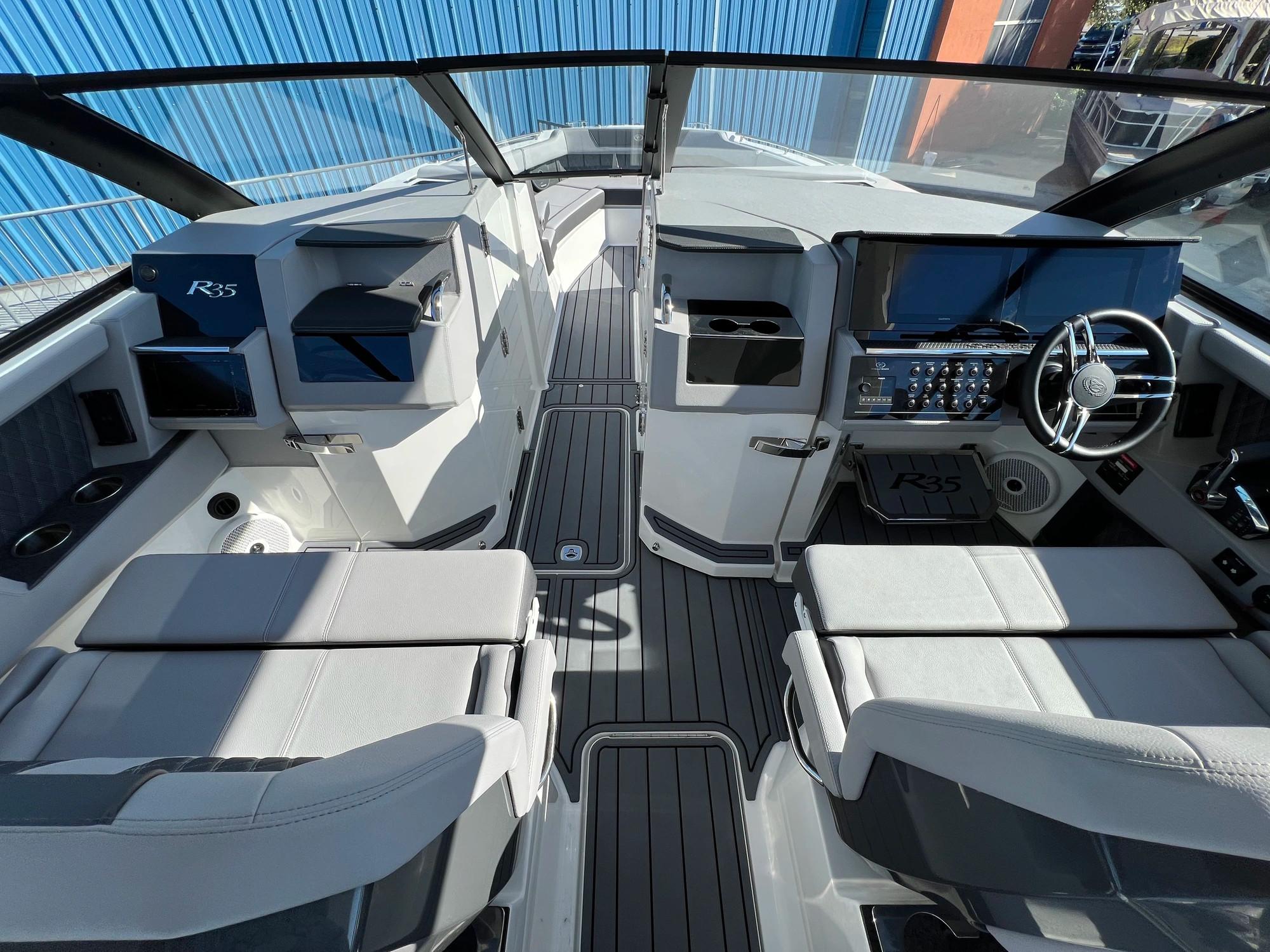 2024 Cobalt R35 OB Cruiser for sale - YachtWorld