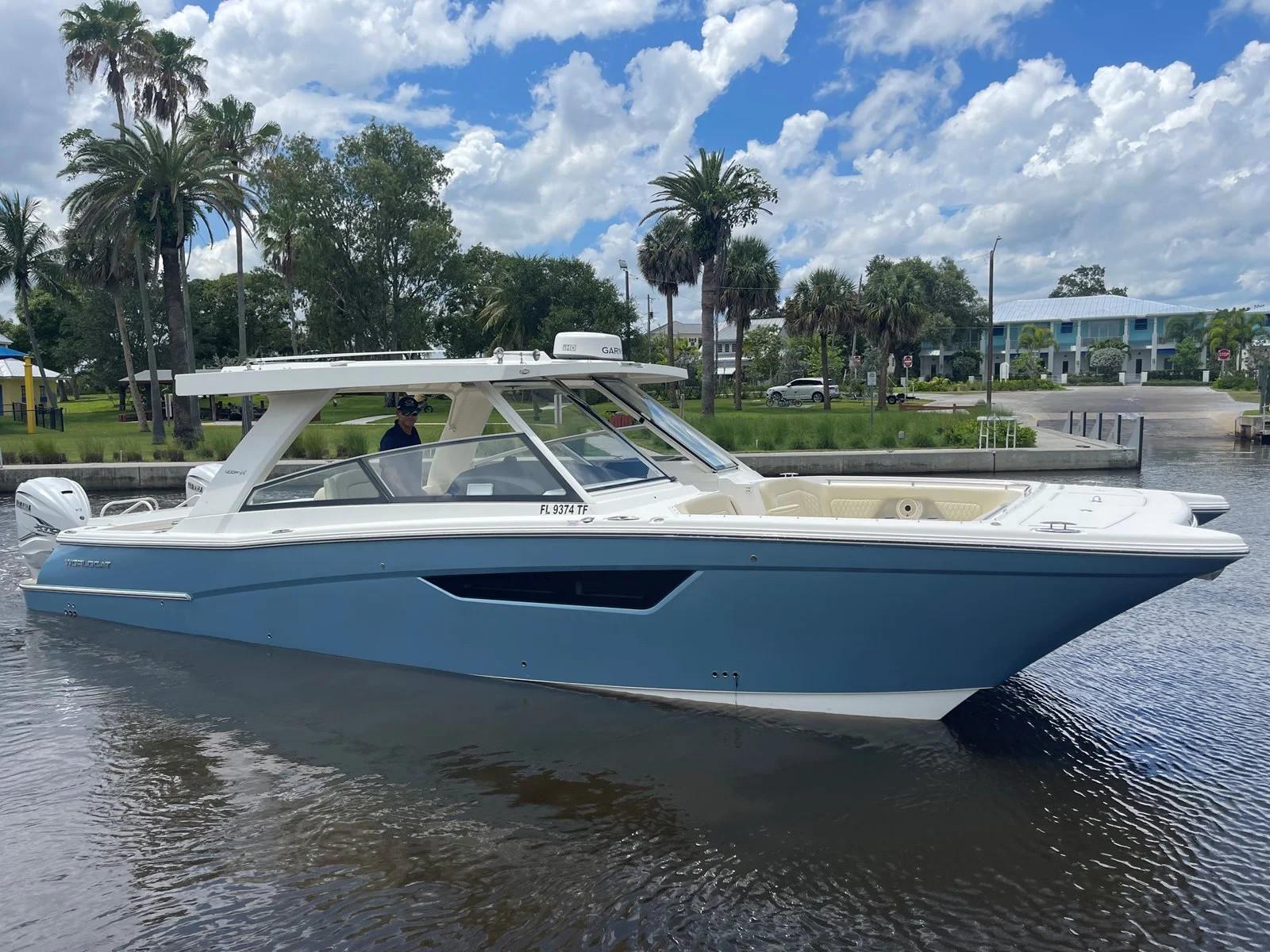 2021 World Cat 400 DC Dual Console for sale - YachtWorld