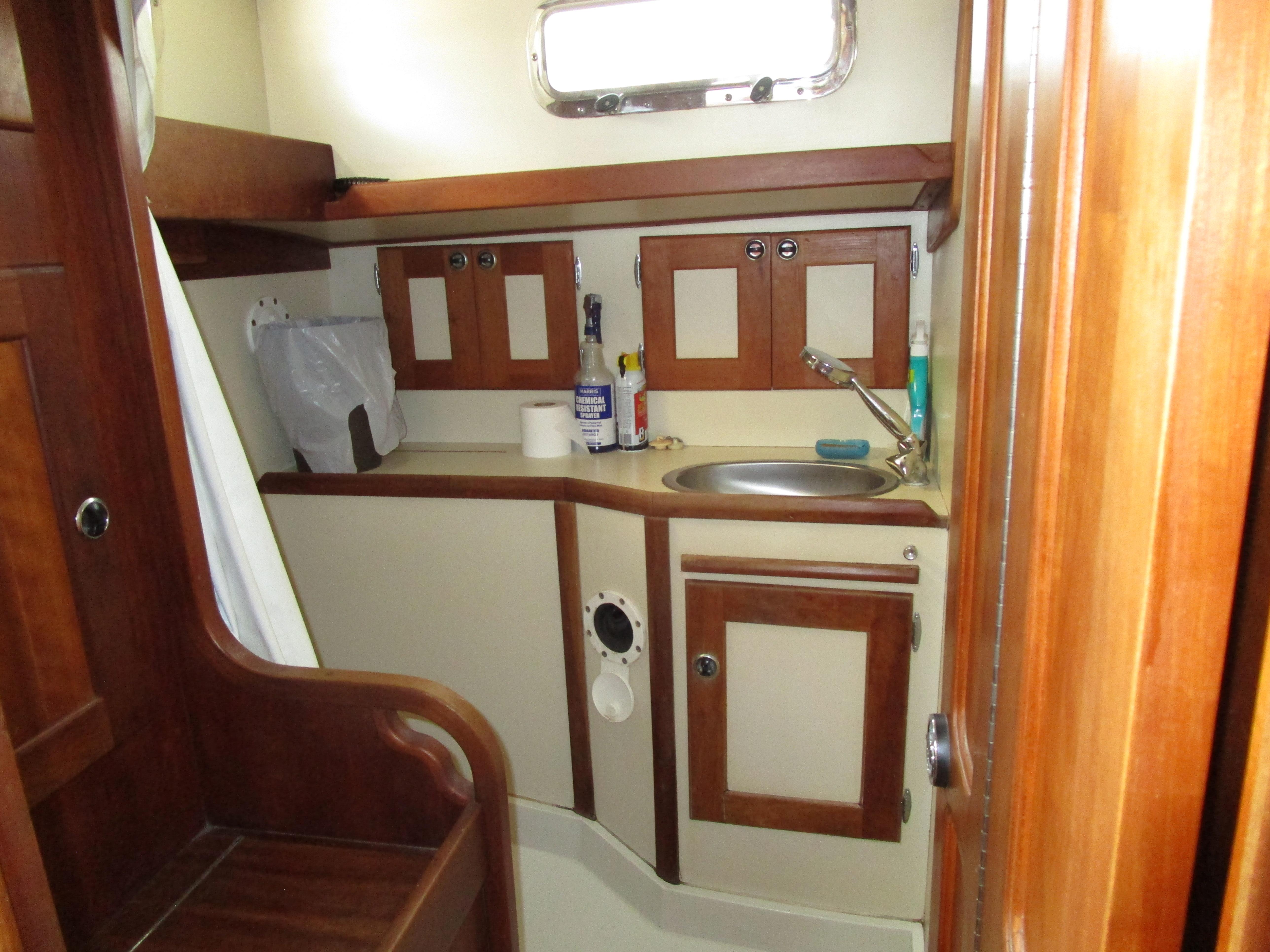 1995 Valiant 42 SE Pullman Cutter for sale - YachtWorld