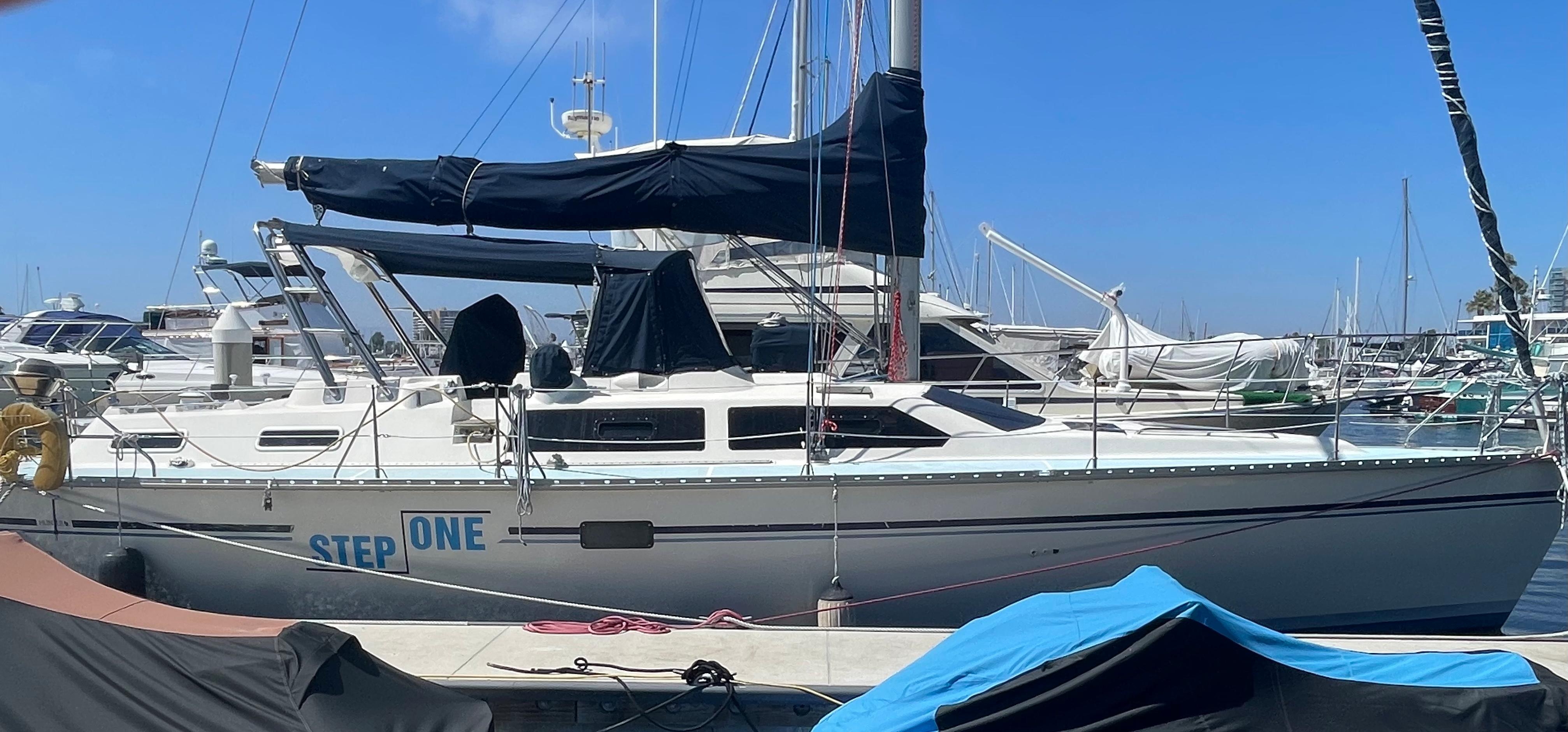 1990 Hunter Passage 42 Deck Saloon for sale - YachtWorld