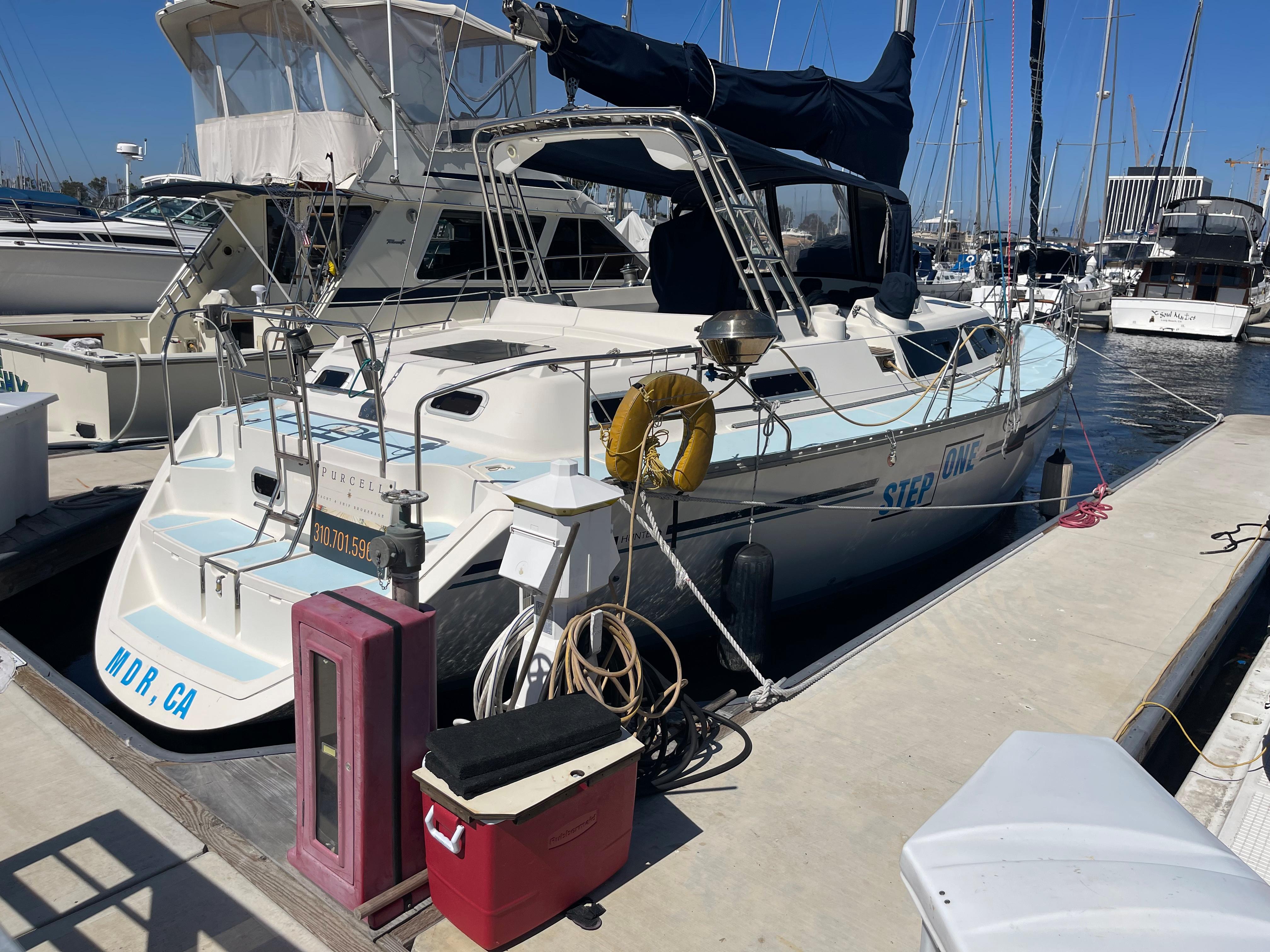 1990 Hunter Passage 42 Deck Saloon for sale - YachtWorld