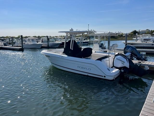 2018 Robalo R222 Explorer Centre Console for sale - YachtWorld
