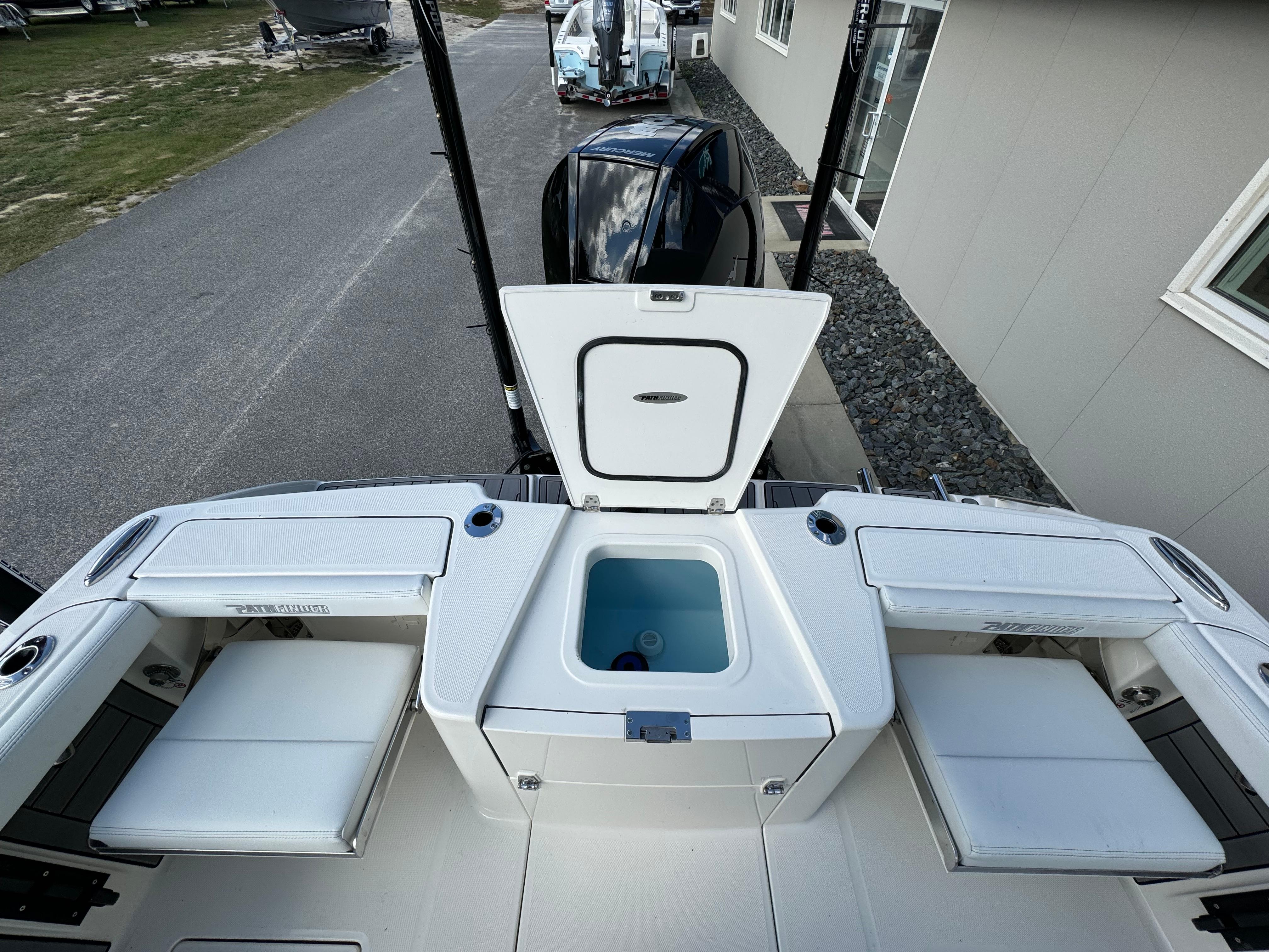 2024 Pathfinder 2400 Open Centre Console for sale - YachtWorld