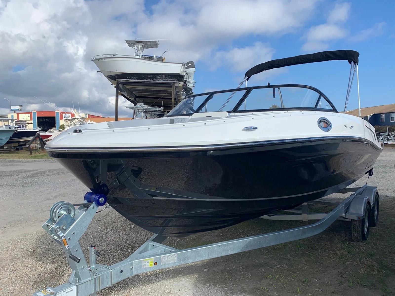 2023 Bayliner VR6 Bowrider - Outboard Bowrider for sale - YachtWorld