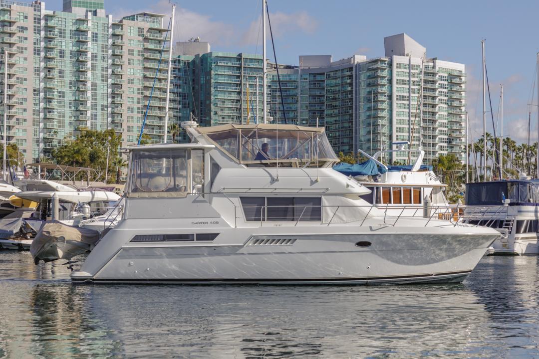 New 1997 Carver 405 Aft Cabin Motoryacht - California | TopBoats