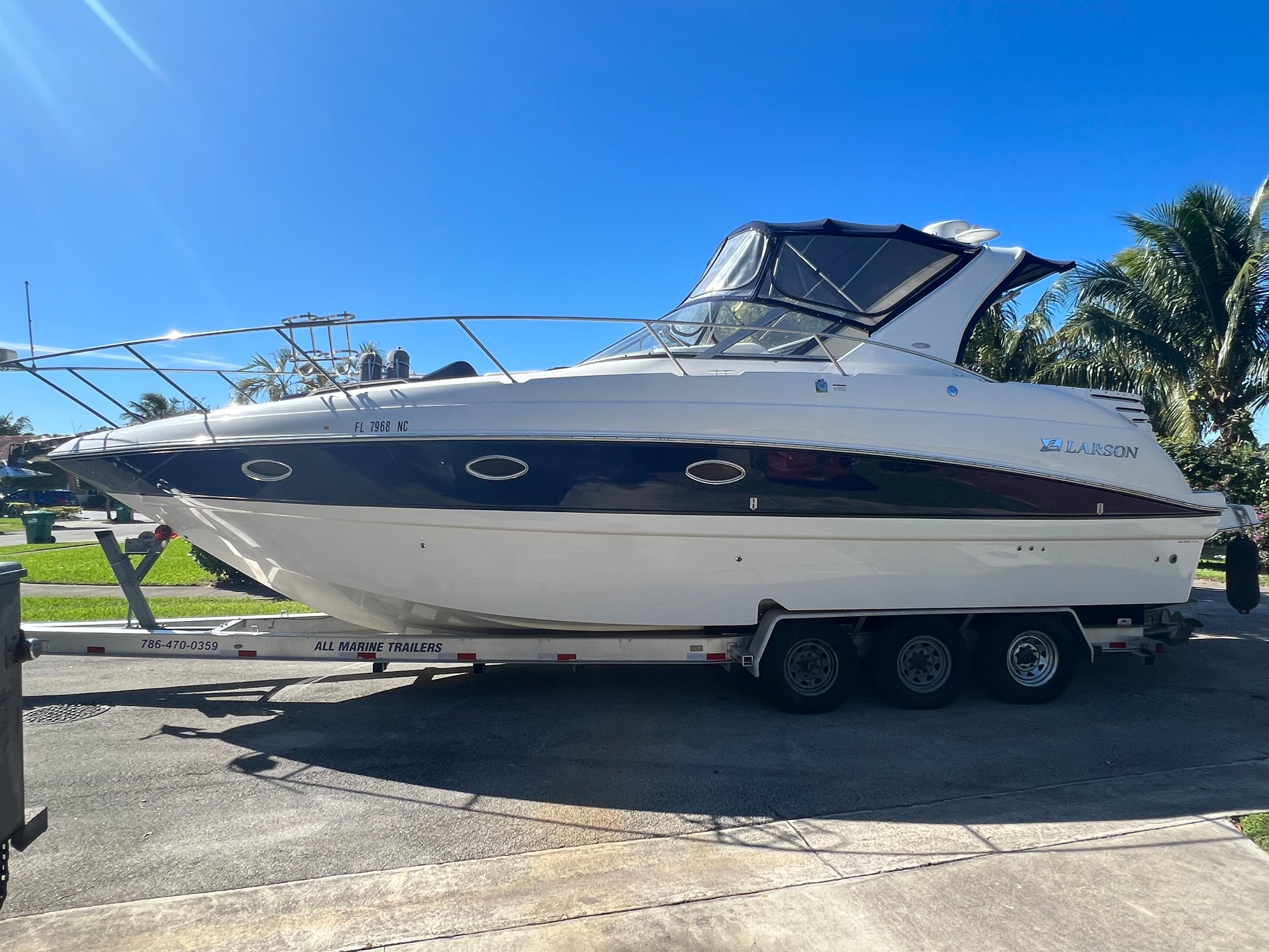 2006 Larson Cabrio 330 Cruiser for sale - YachtWorld