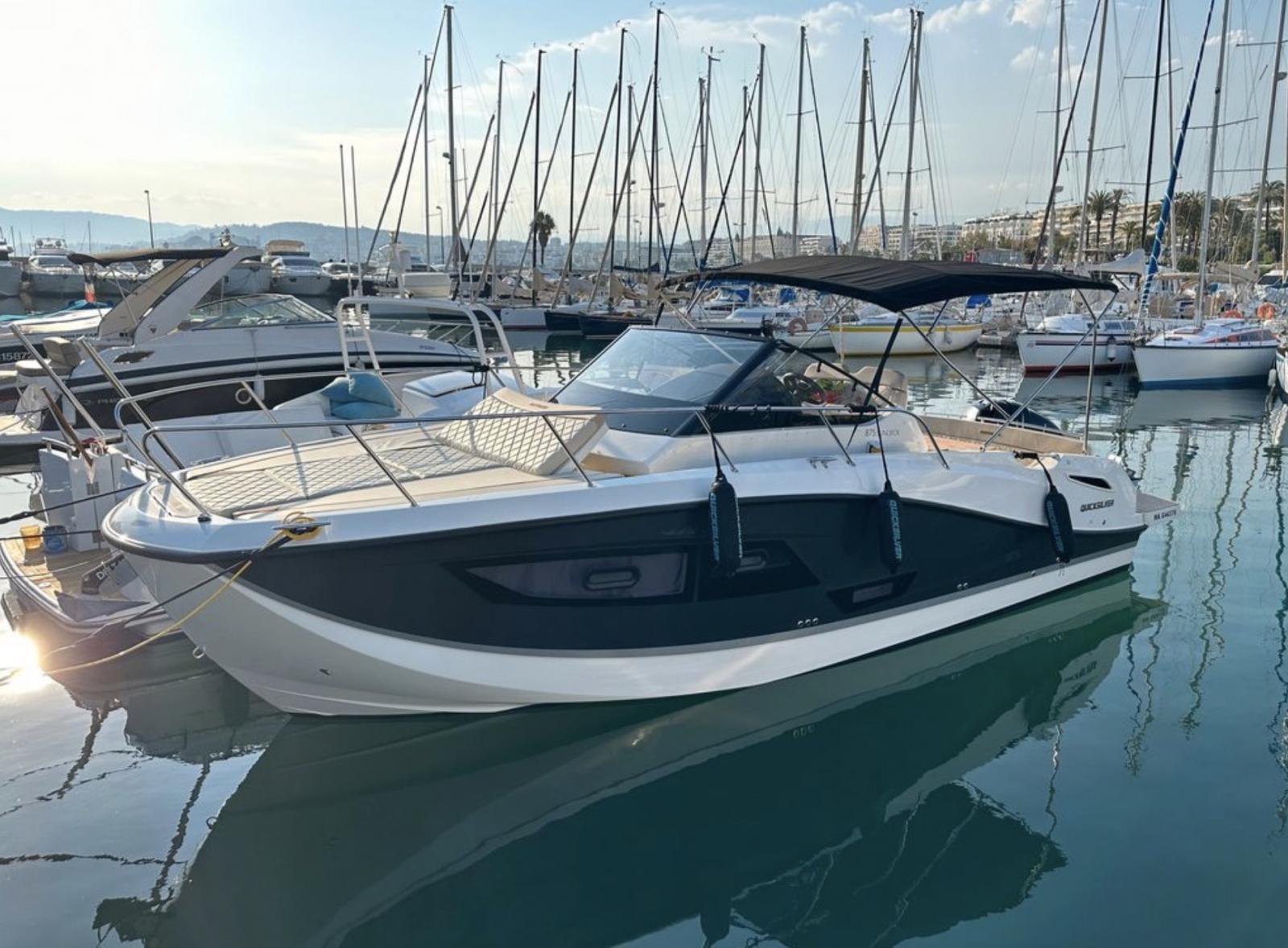 Quicksilver Activ 875 Sundeck | 9m | 2021 - 83 - Var | Boats and Outboards