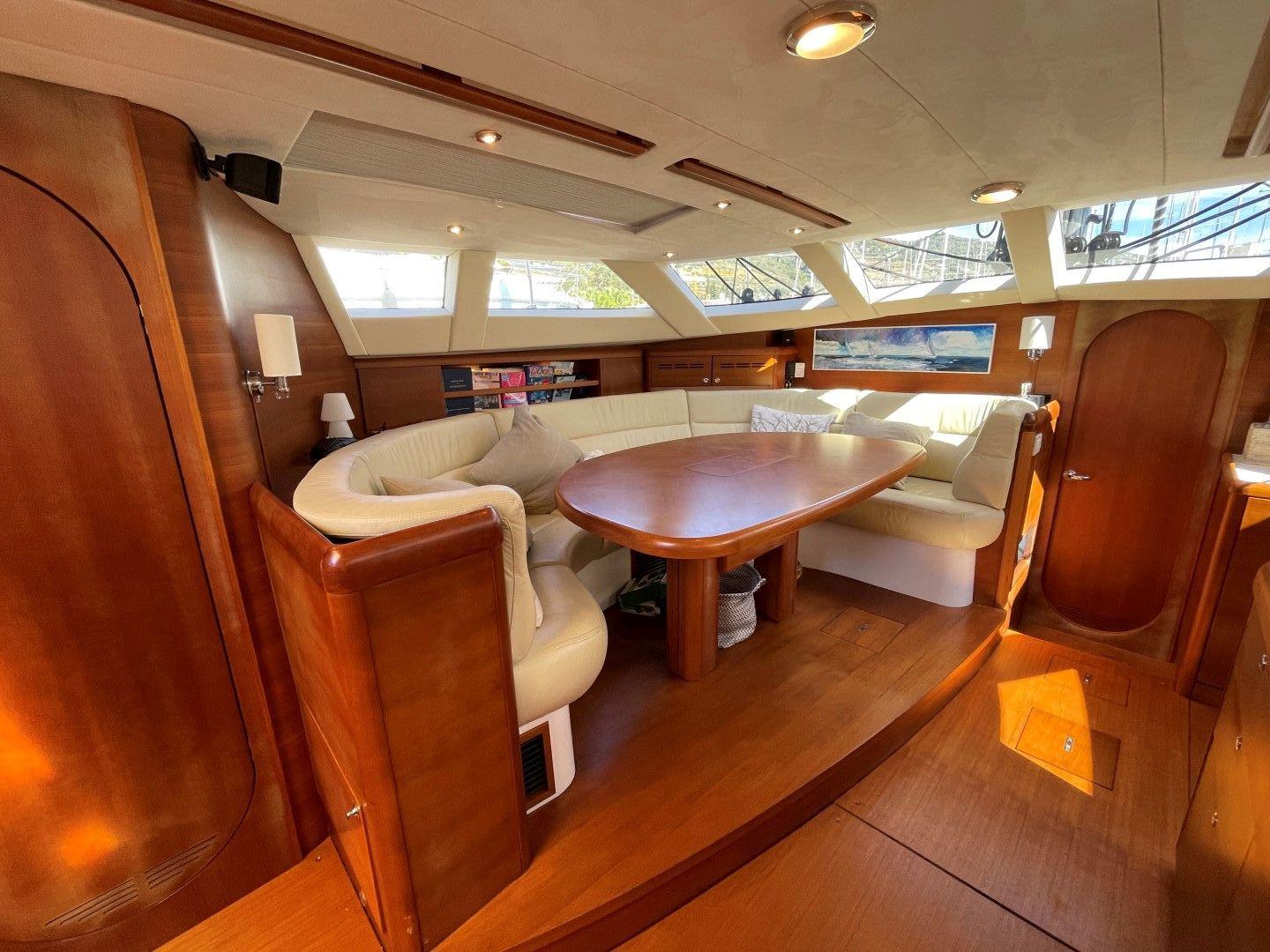 2006 Shipman 63 Deck Saloon for sale - YachtWorld