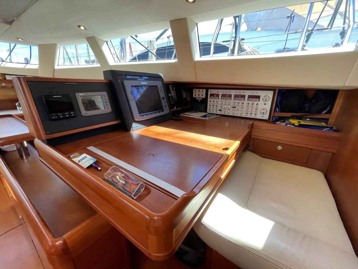 2006 Shipman 63 Deck Saloon for sale - YachtWorld