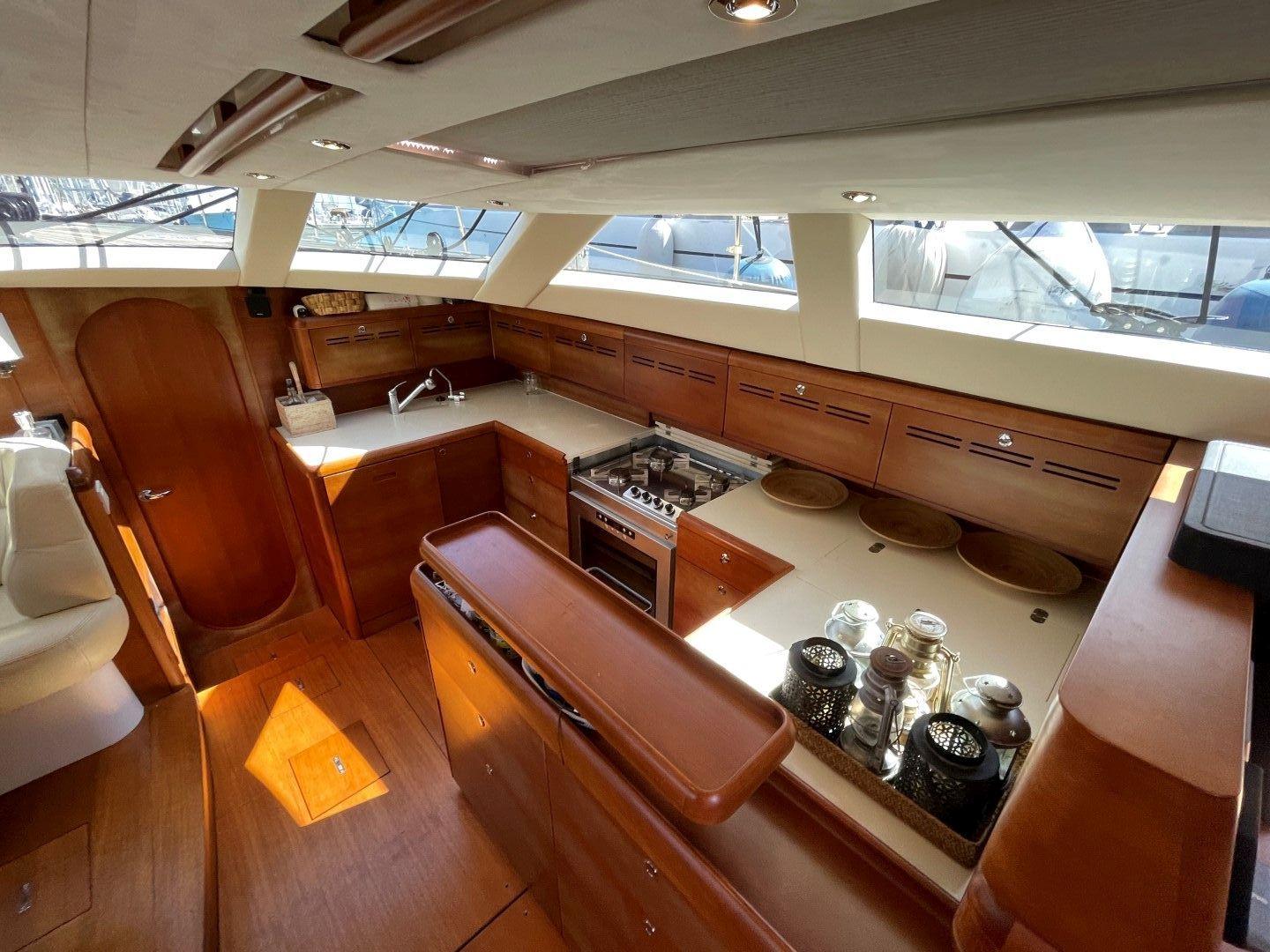 2006 Shipman 63 Deck Saloon for sale - YachtWorld