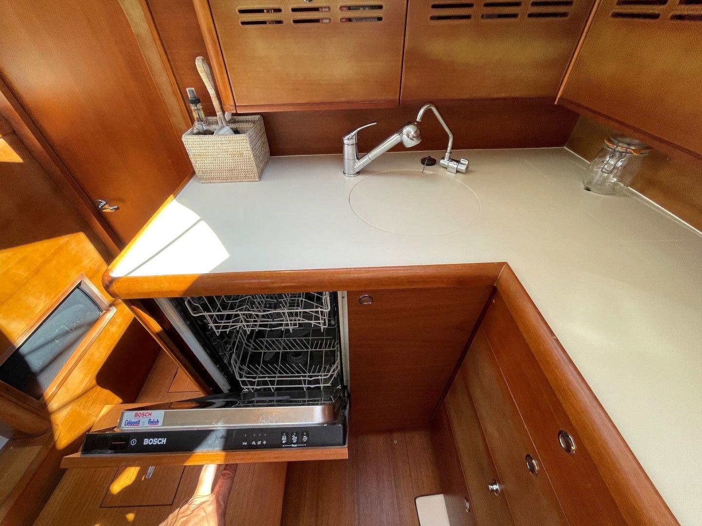 2006 Shipman 63 Deck Saloon for sale - YachtWorld