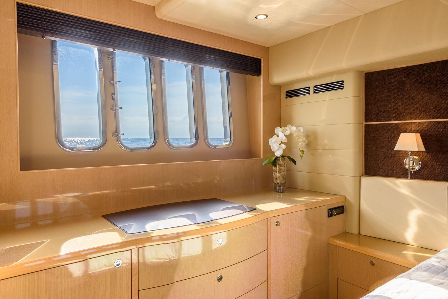 2010 Princess 62 Flybridge Cruiser for sale - YachtWorld