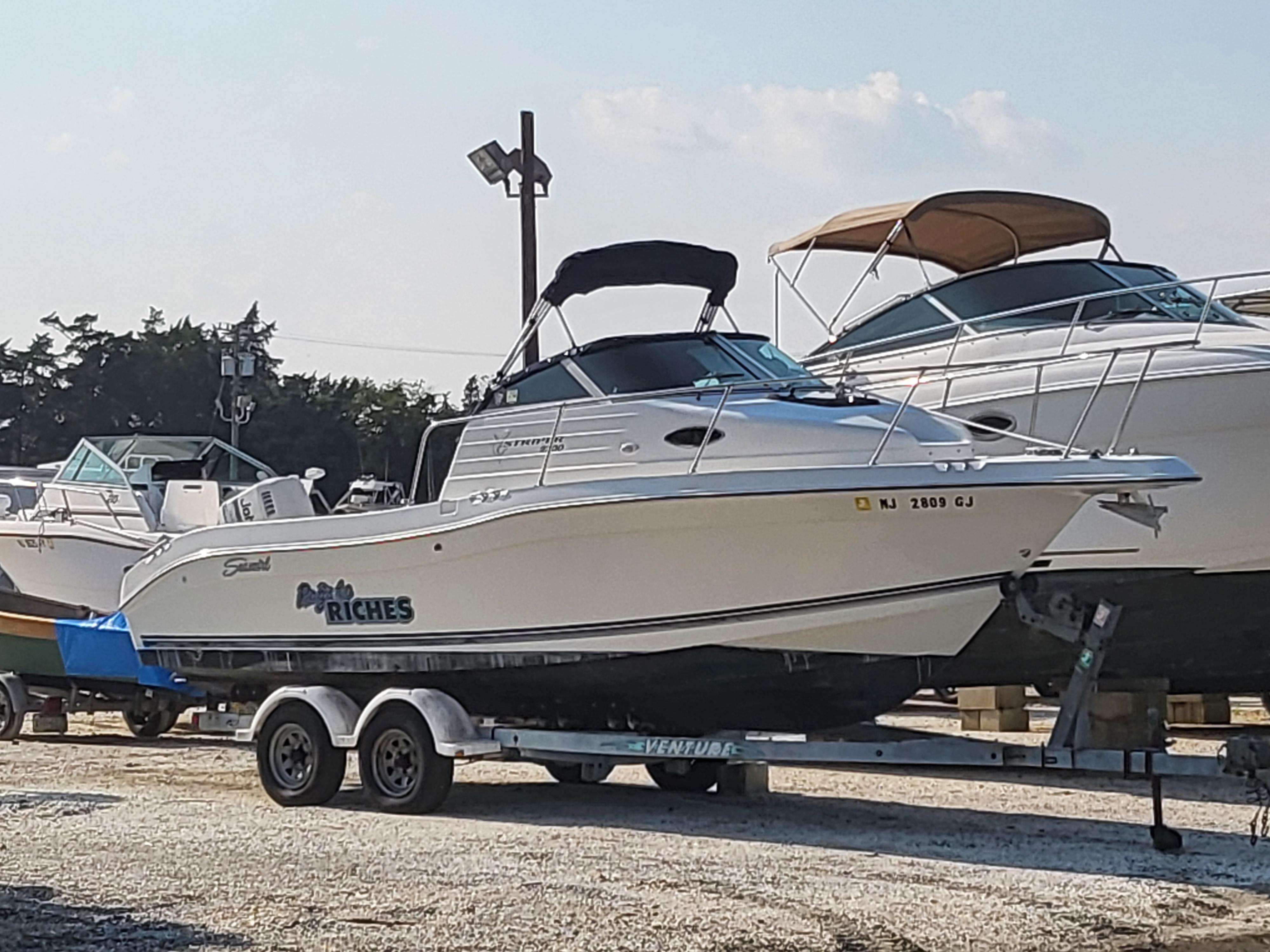 1998 Seaswirl 2300 Walkaround Walkaround for sale - YachtWorld