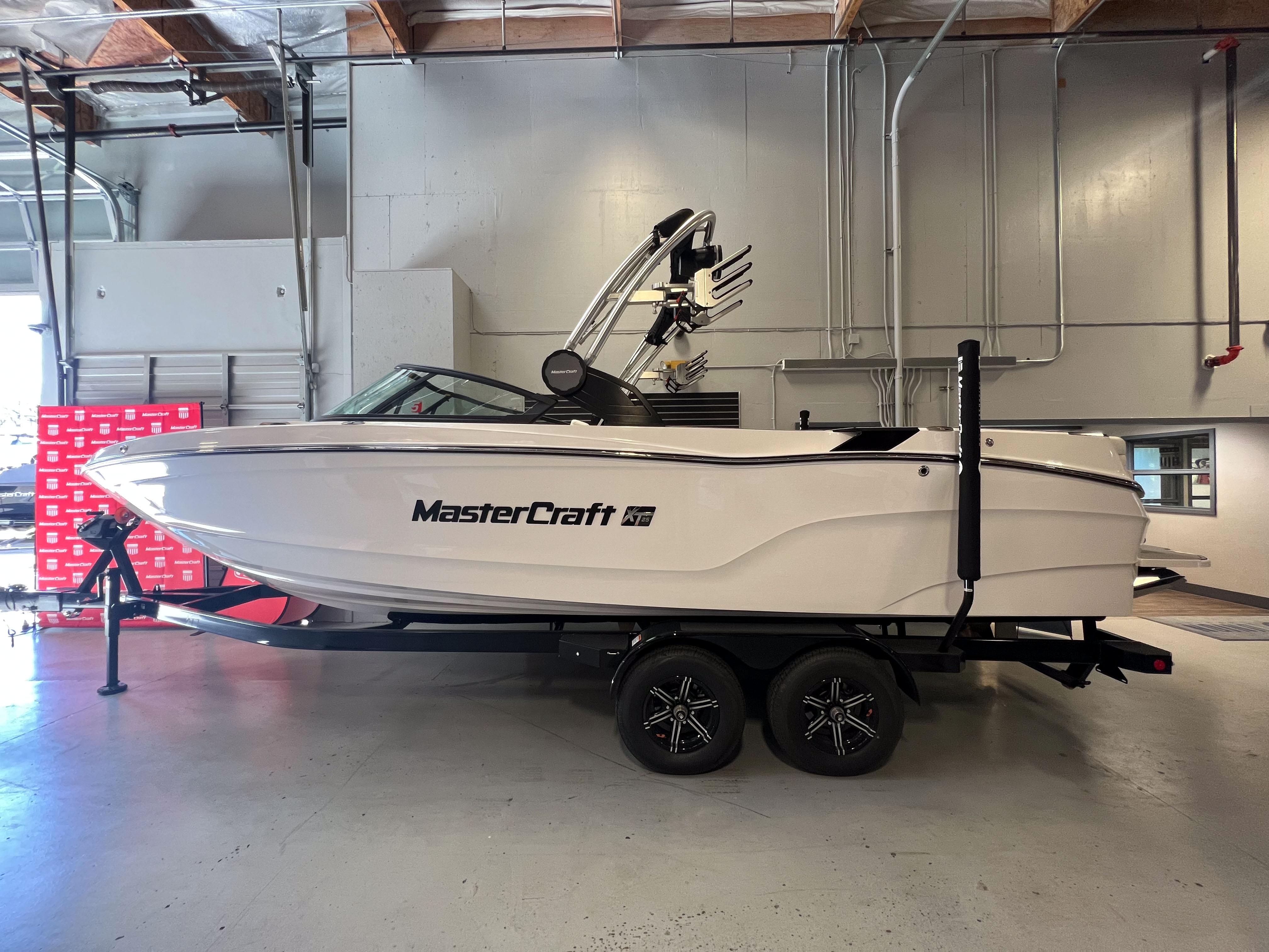 2024 MasterCraft XT25 Barcos de esquí y wakeboard en venta - YachtWorld