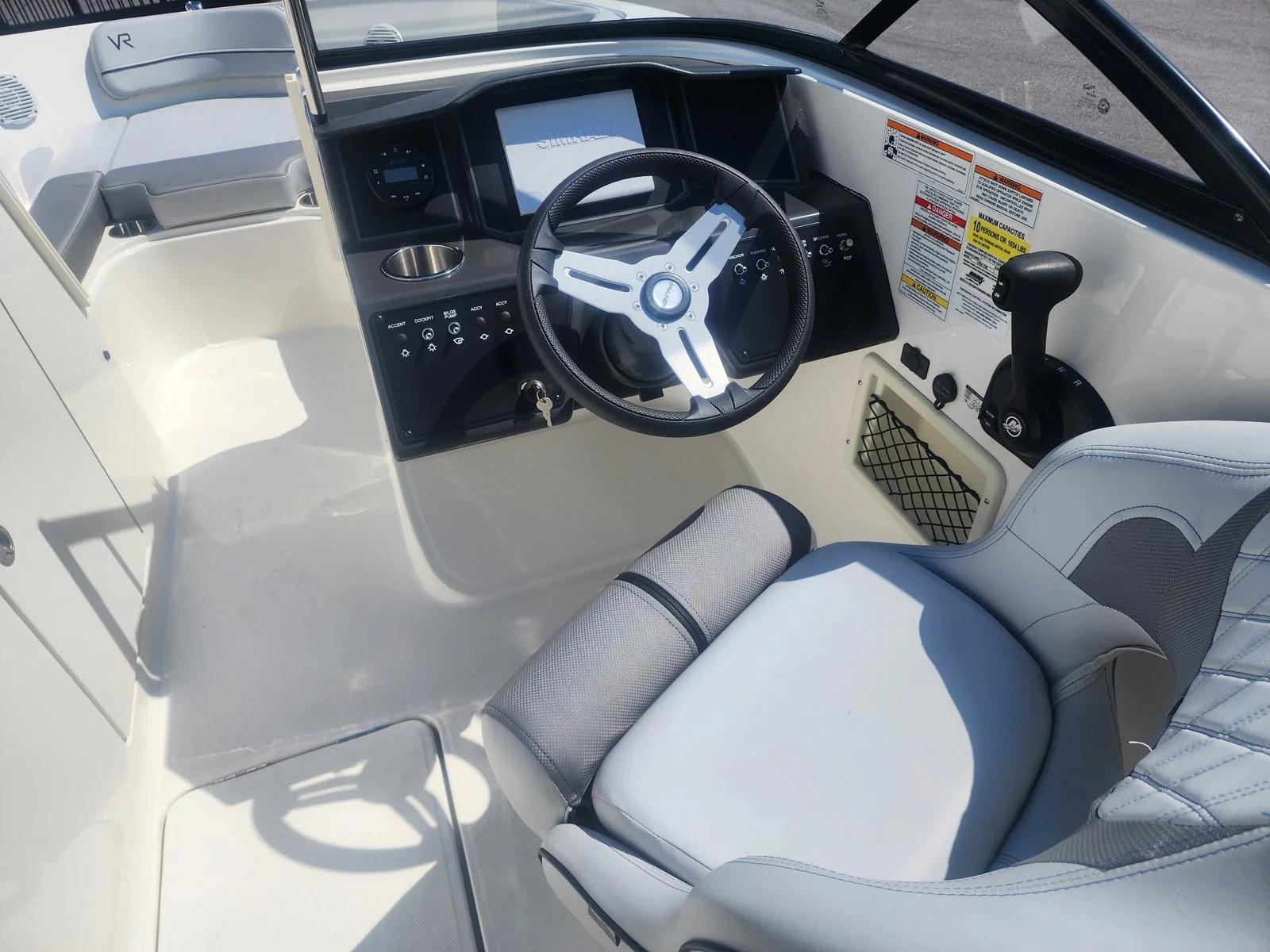 2023 Bayliner VR6 Bowrider - Outboard Bowrider Boote Kaufen - YachtWorld