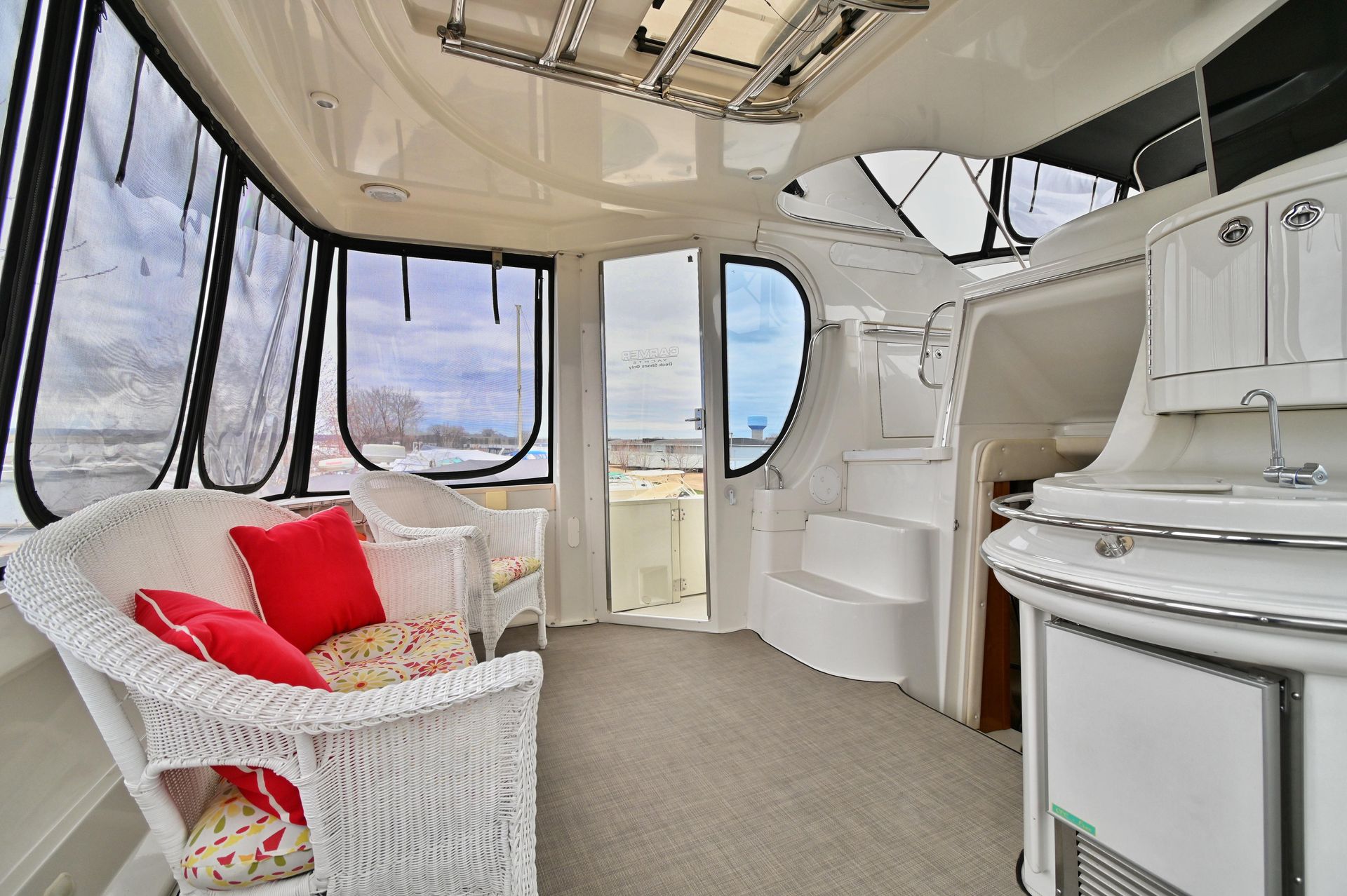 2001 Carver 466 Motor Yacht - Weber Yachts