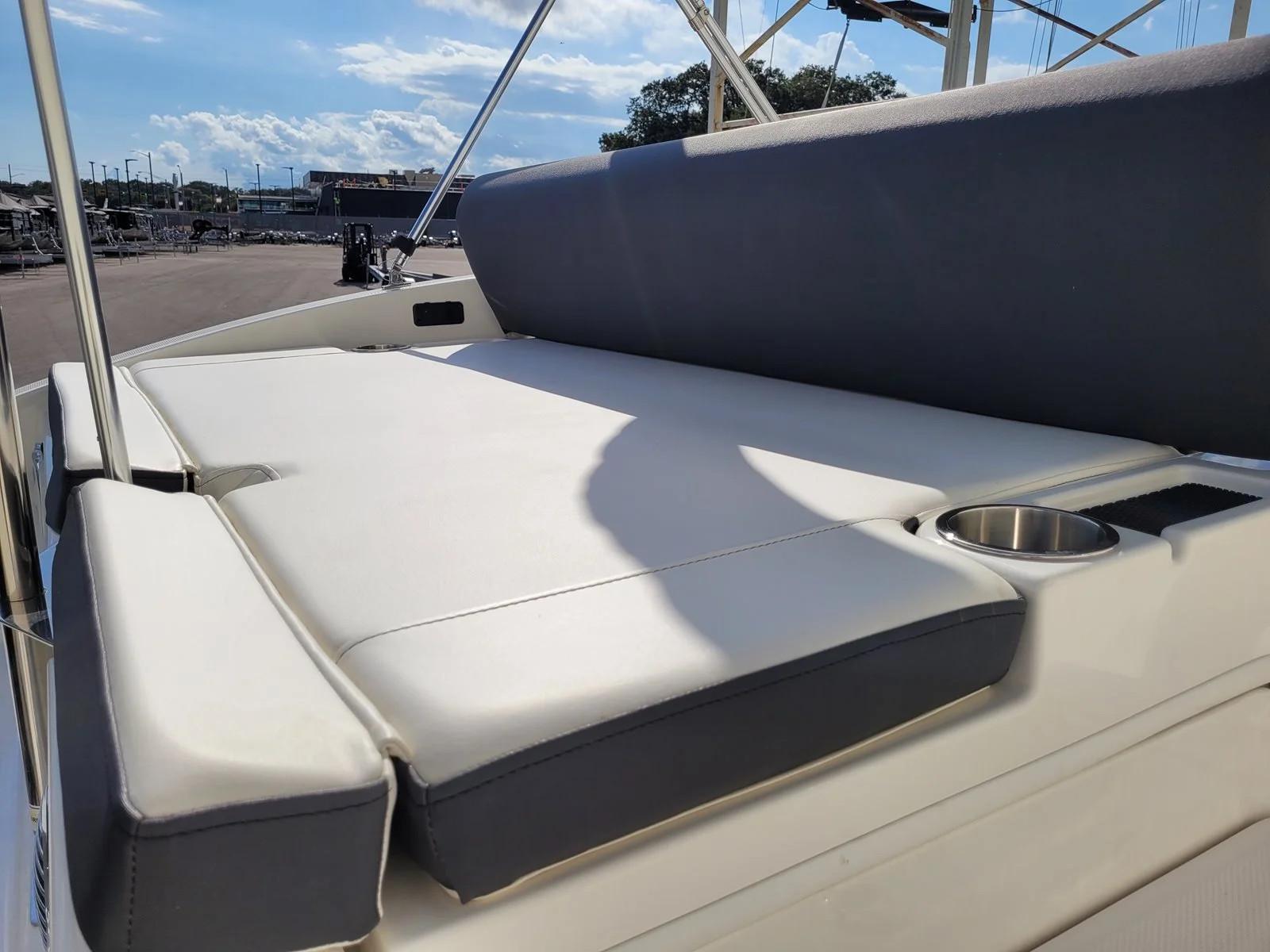 2023 Bayliner DX 2000 Deck for sale - YachtWorld