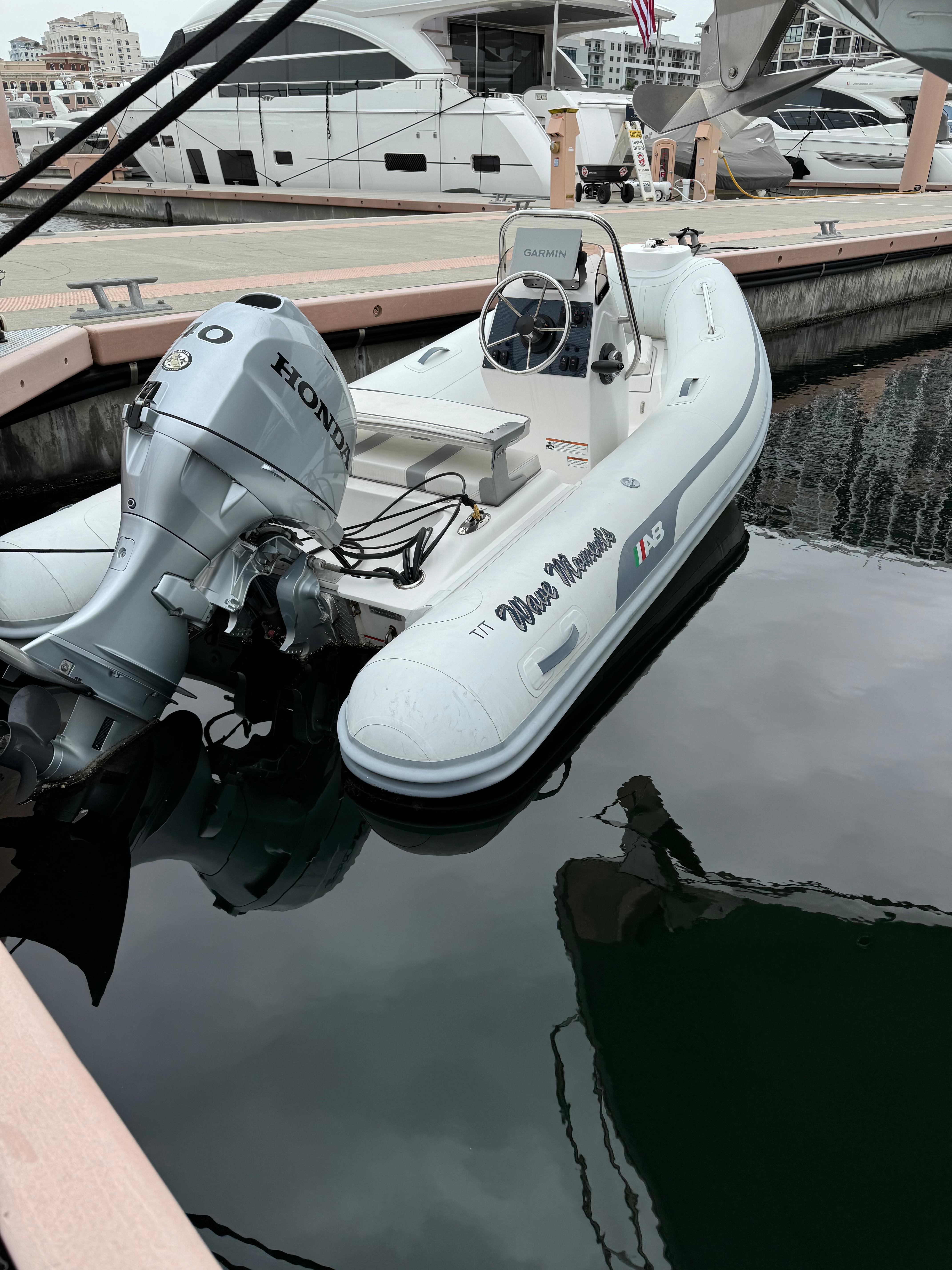 AB 12 VST Usado en Florida - Cosas de Barcos