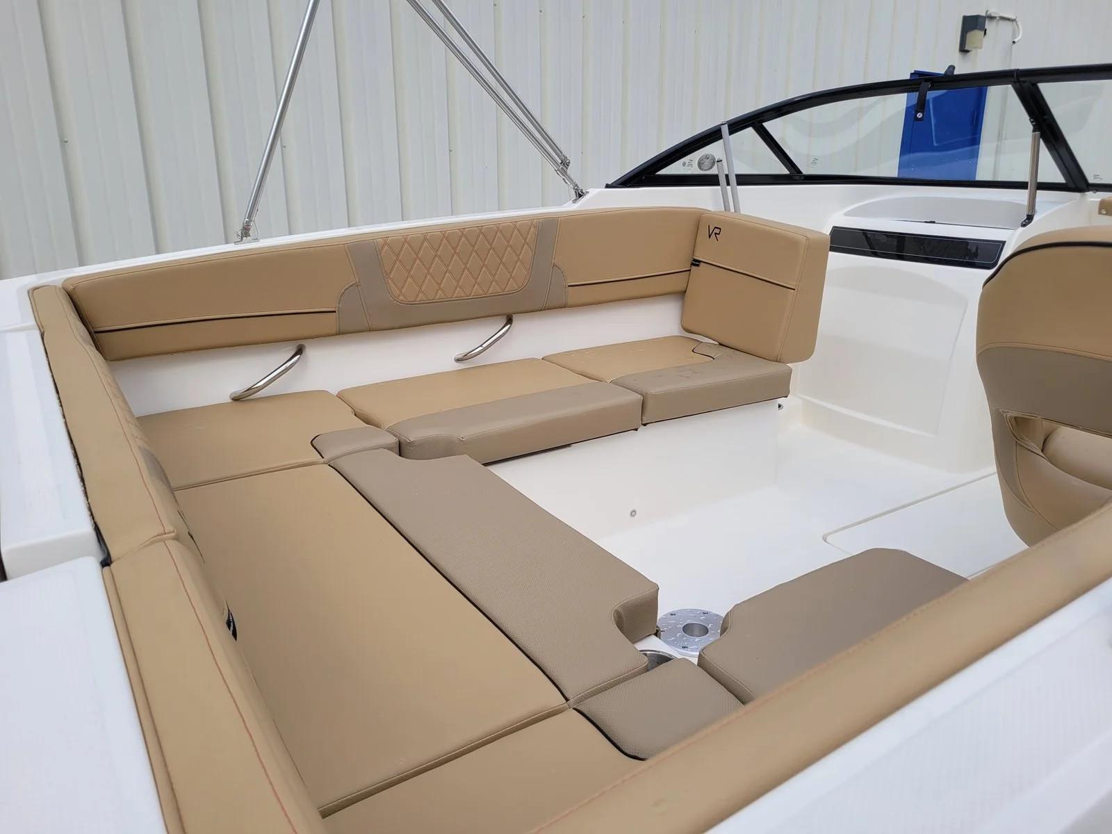 2023 Bayliner VR4 Bowrider - Outboard Bowrider for sale - YachtWorld