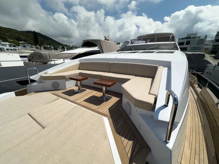 Yacht for Sale | 100 Azimut Yachts Hong Kong, Hong Kong | Denison Yacht ...