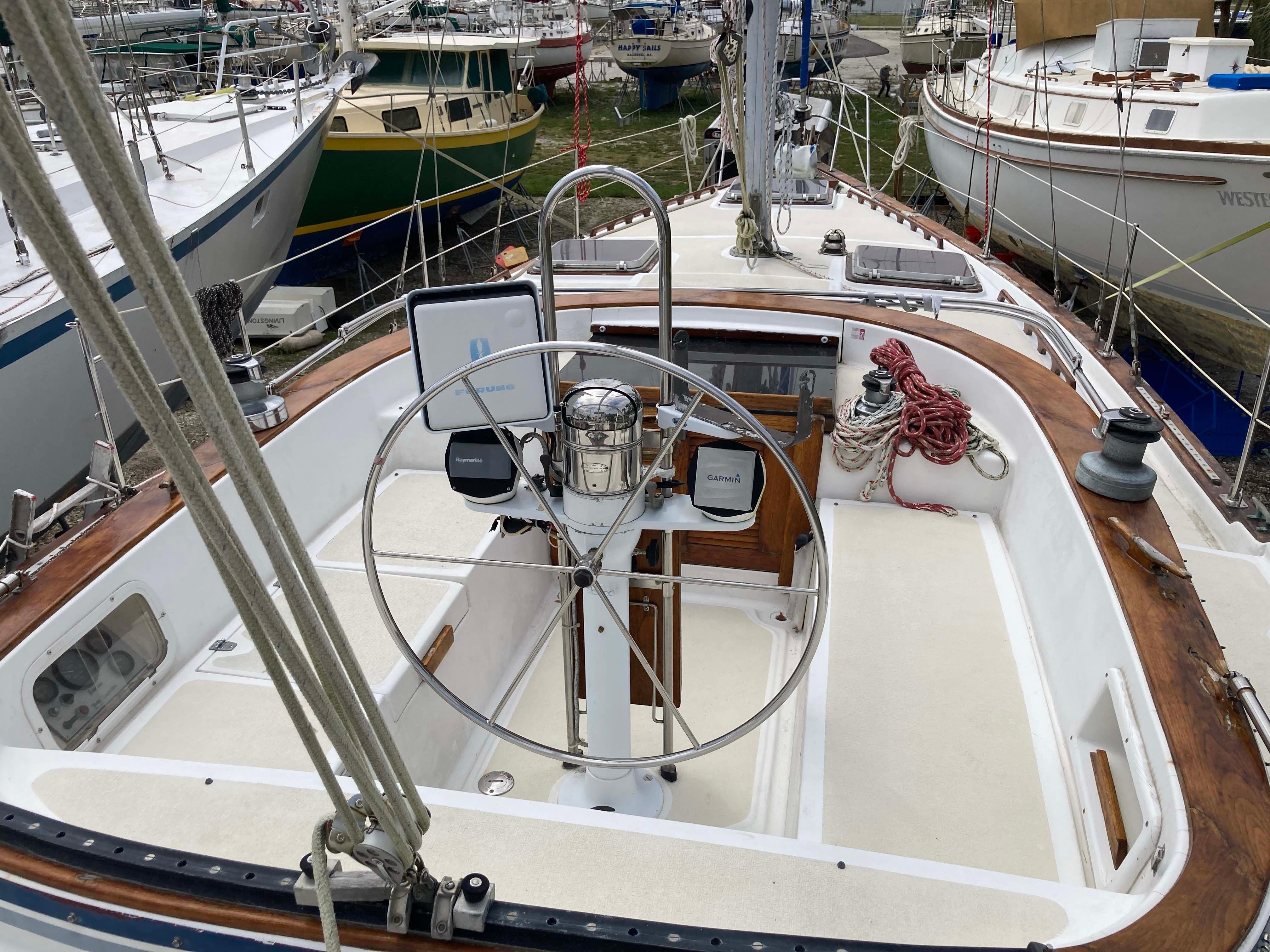 1985 Endeavour 40 Center Cockpit Cruiser for sale - YachtWorld