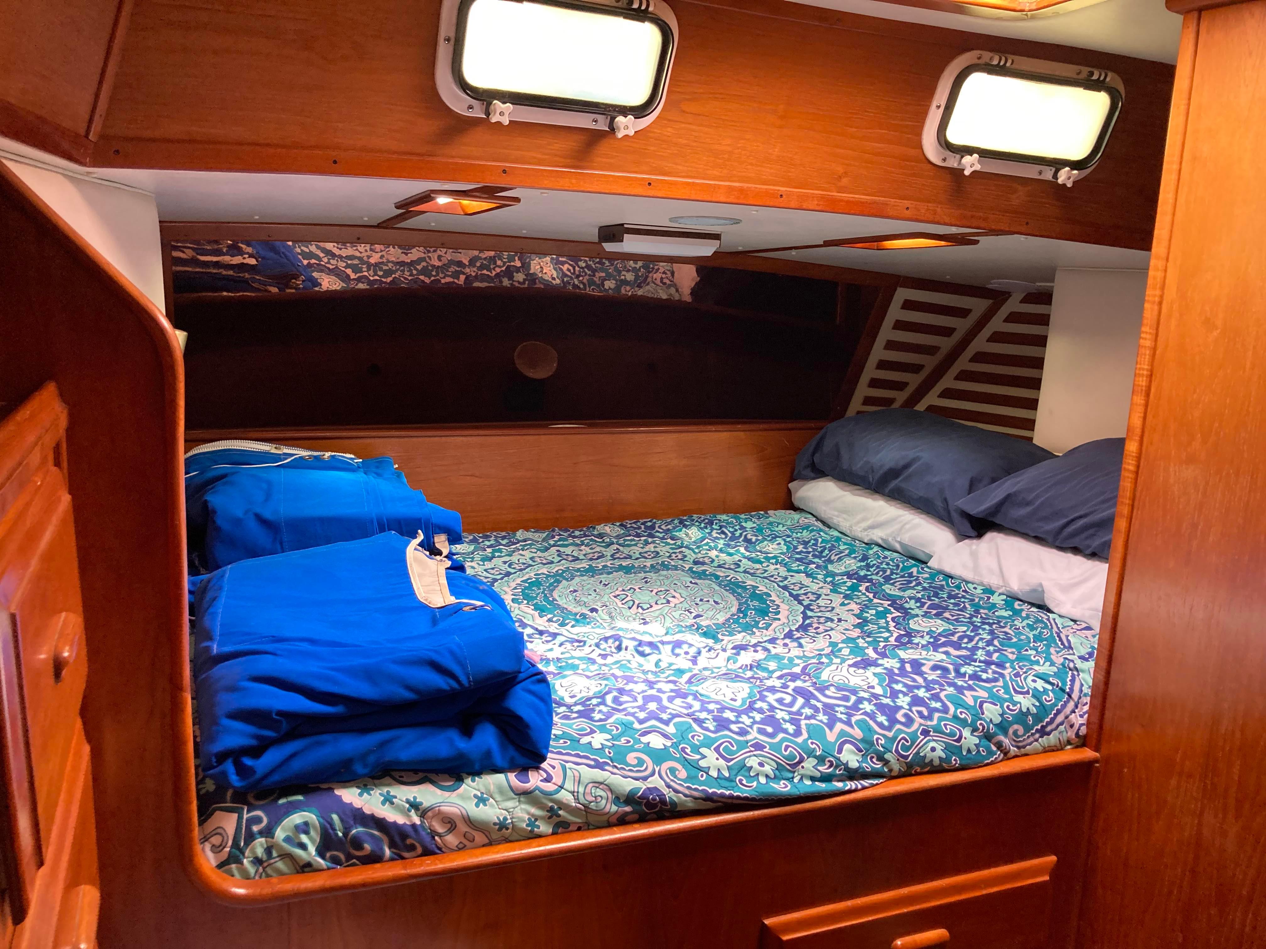 1985 Endeavour 40 Center Cockpit Cruiser for sale - YachtWorld